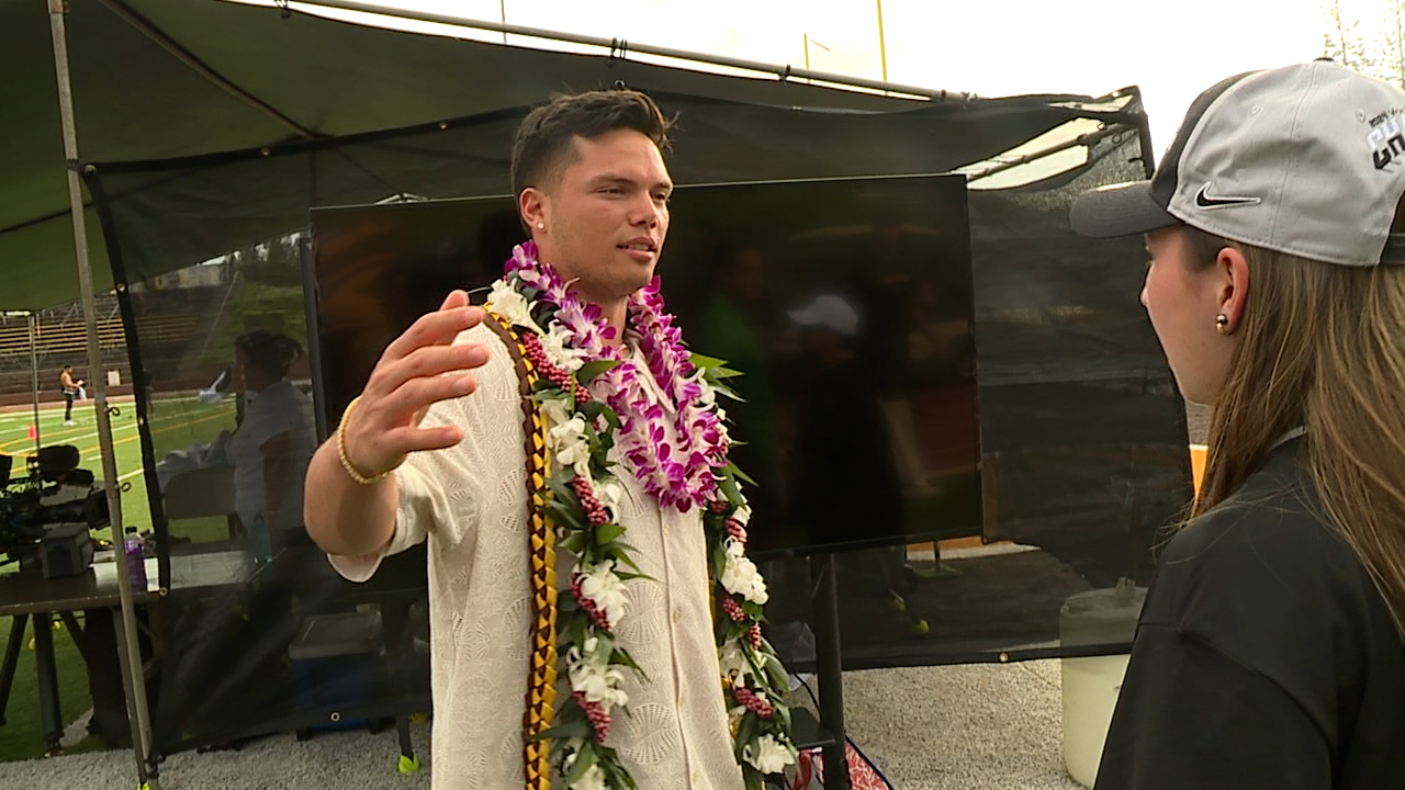 Hawaii’s Dillon Gabriel grew up idolizing island quarterbacks McKenzie ...