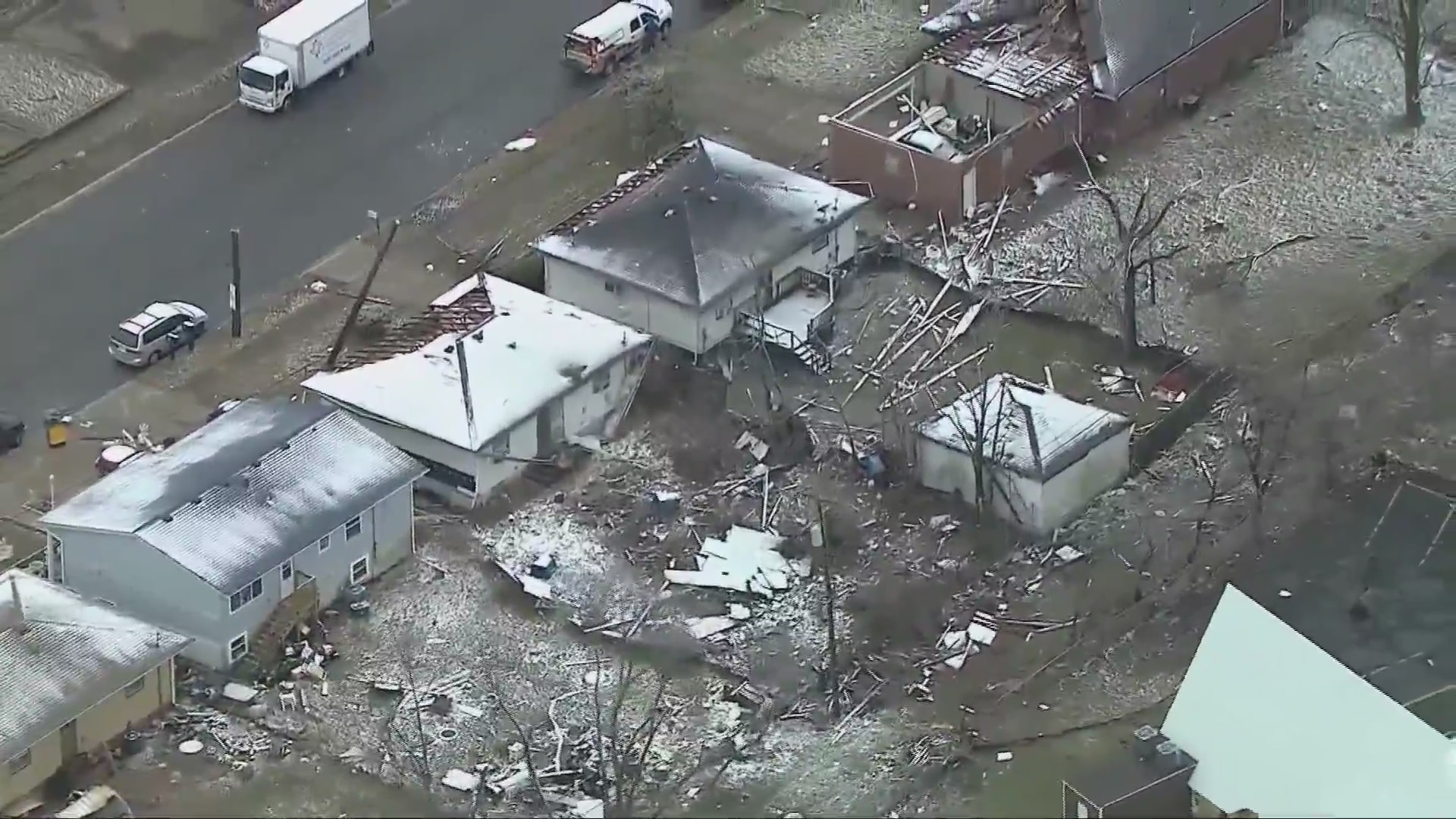 Tornado causes widespread damage in Gary, Ind. — WGN Evening News – WGN-TV