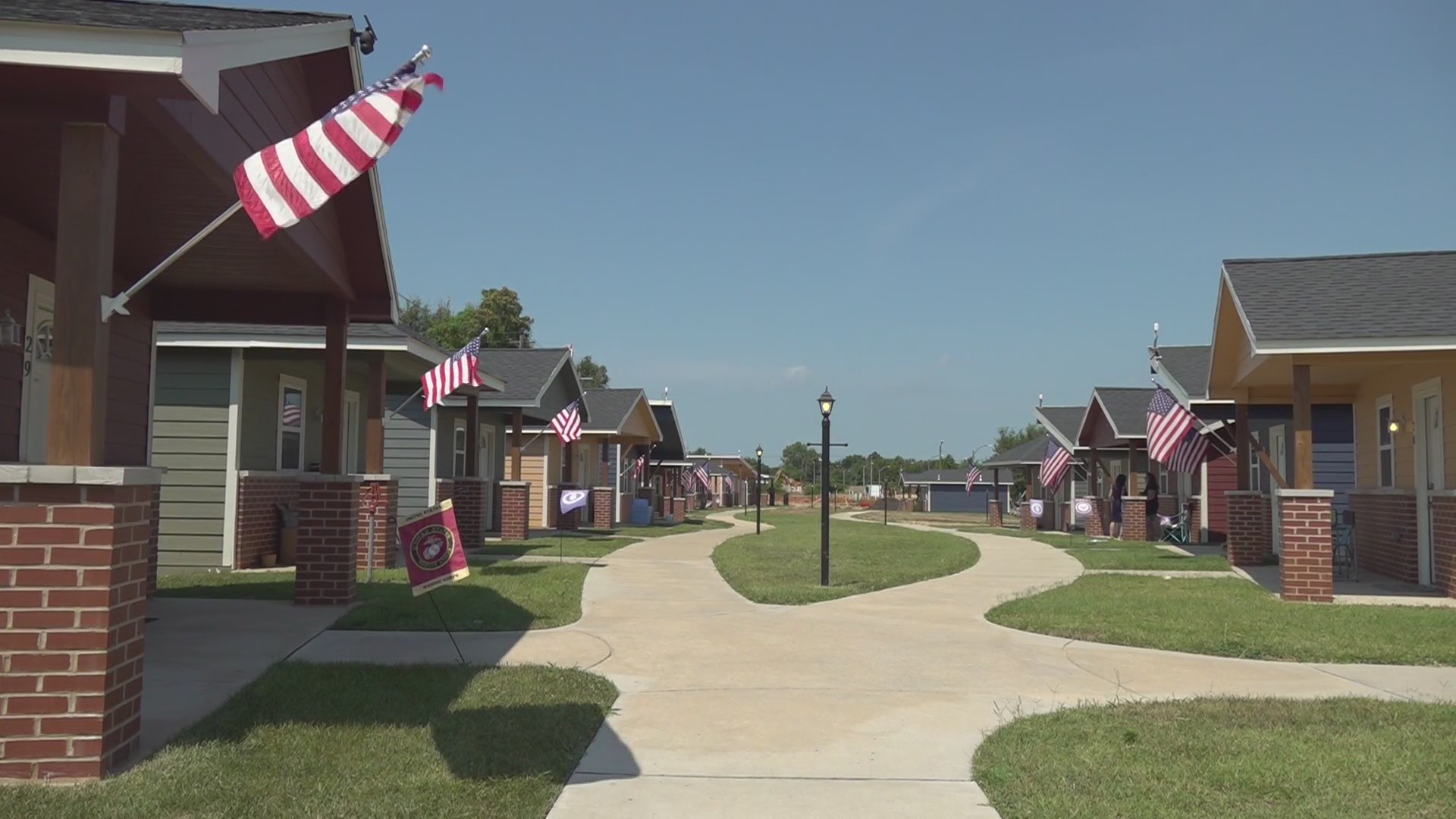 Community Project creates tiny homes for vets – FOX 2
