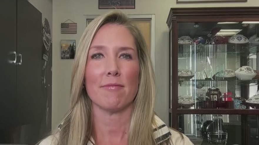 ESPN reporter shares pain of parents’ death from fentanyl | Vargas ...