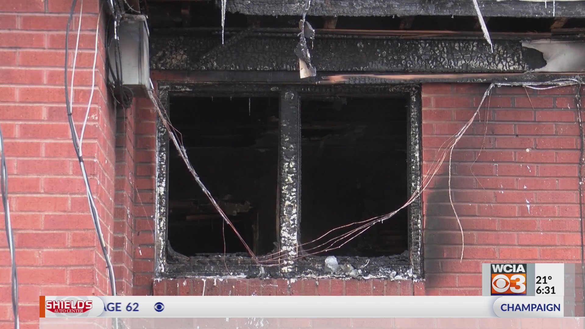 9 displaced after overnight Decatur apartment building fire – WCIA.com