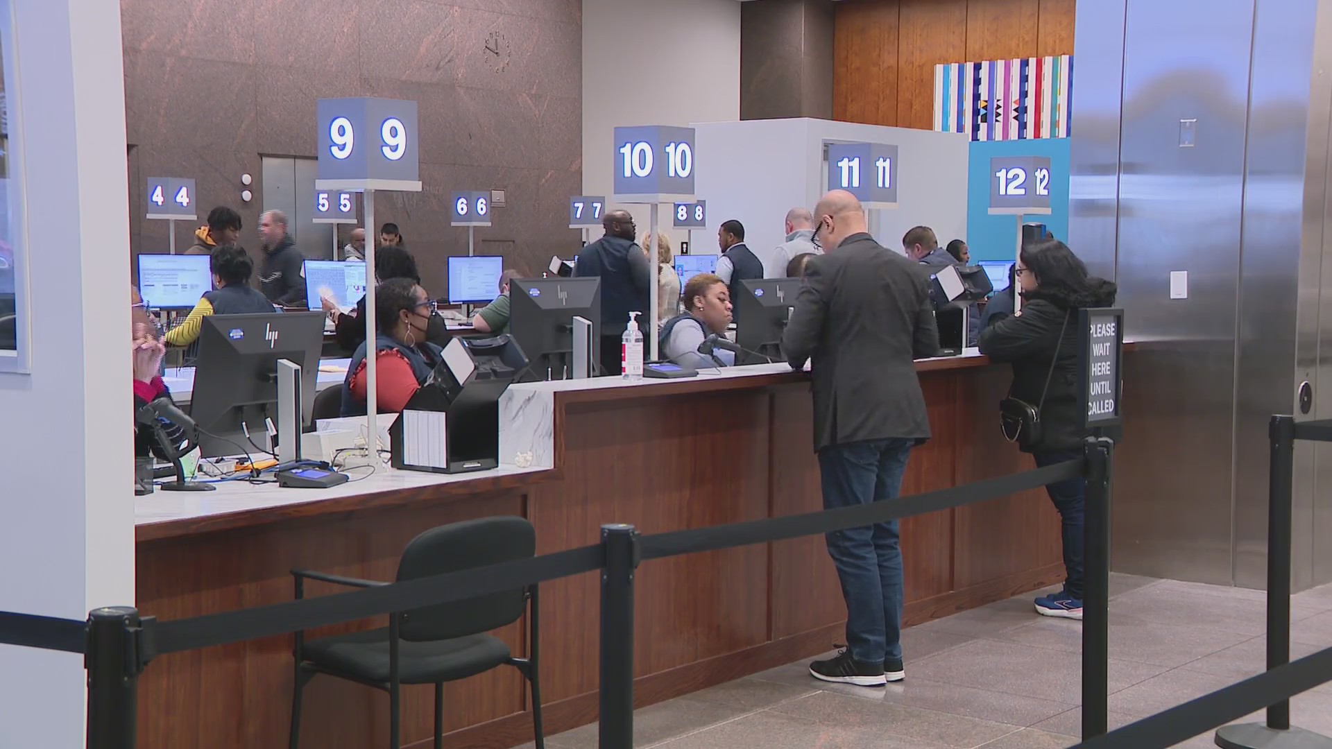 Secretary of State opens larger ‘flagship’ DMV in the Loop — WGN ...