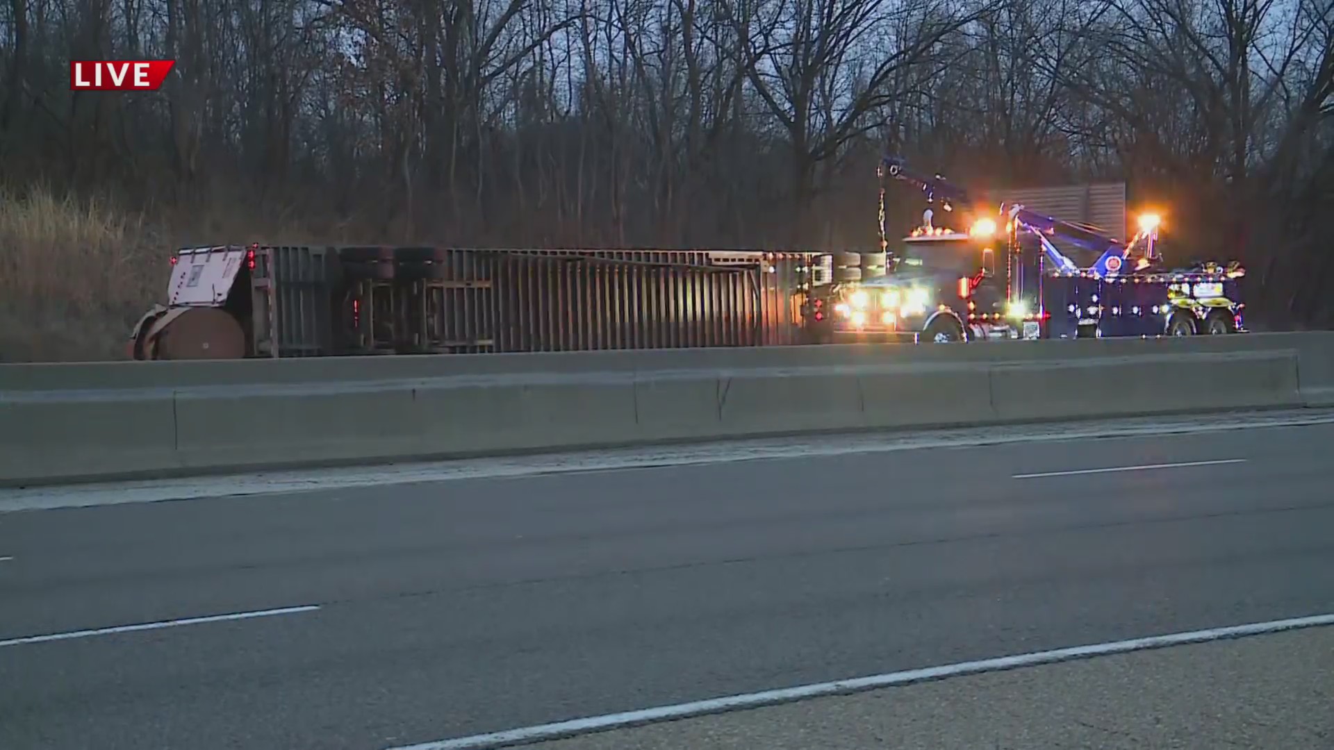 1 injured after SUV gets trapped under tractor trailer on I-64 – FOX 2