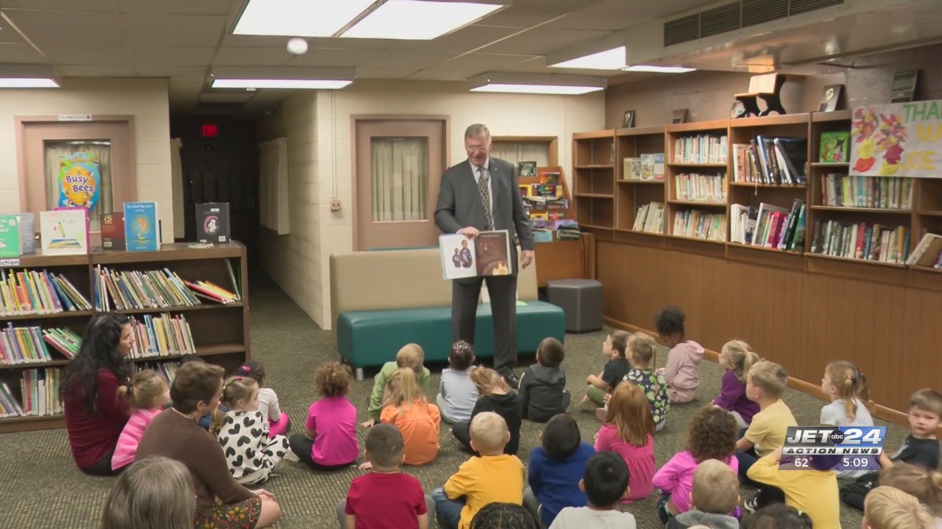Mayor Joe Schember stops at Saint James School to read to students ...