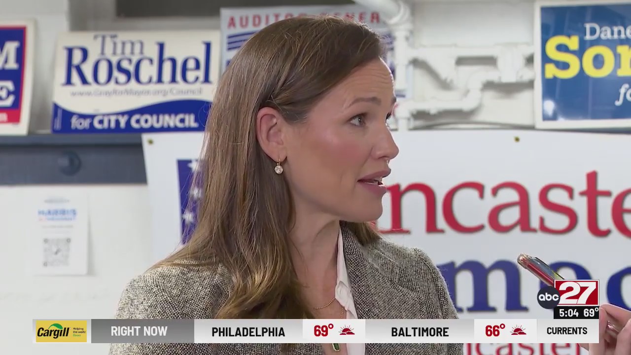 Actress Jennifer Garner campaigns for Kamala Harris in Lancaster County ...