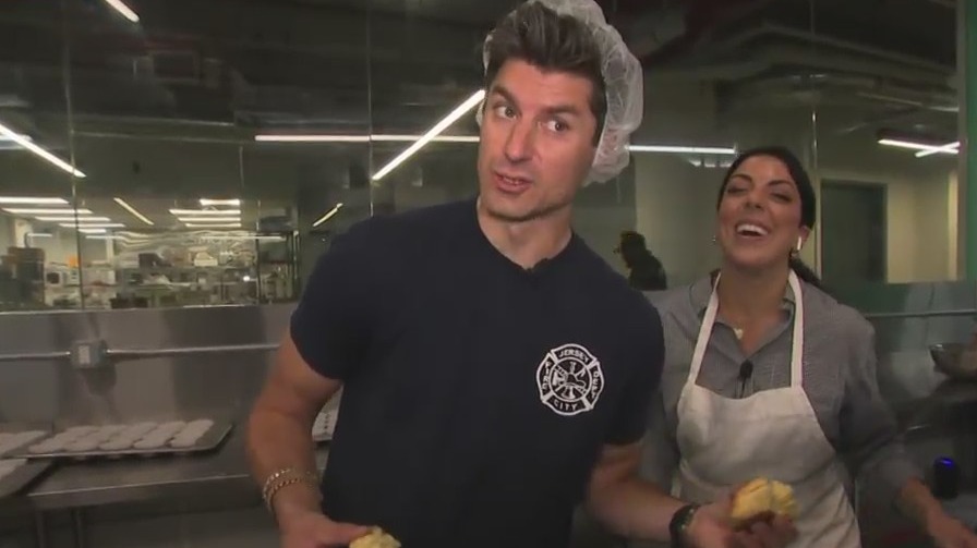 Sampling baked goods with Ben Aaron – PIX11