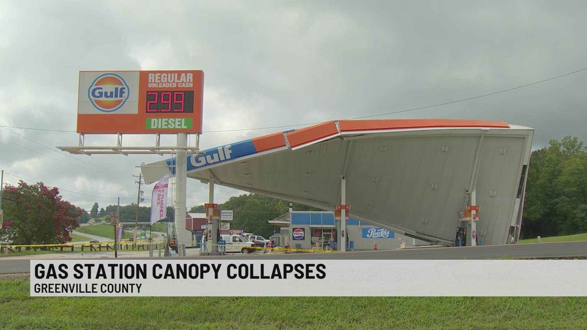 Canopy collapses at gas station near Travelers Rest – WSPA 7NEWS