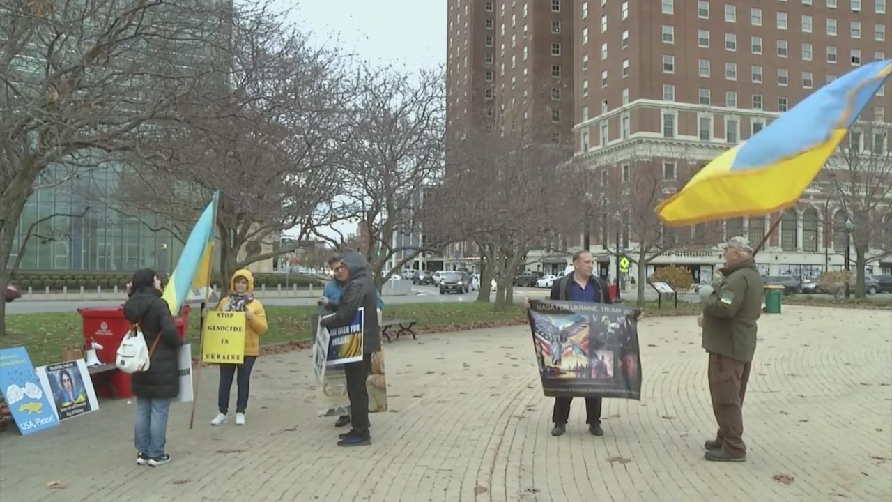 Rally for Ukraine held in Niagara Square as war with Russia continues ...