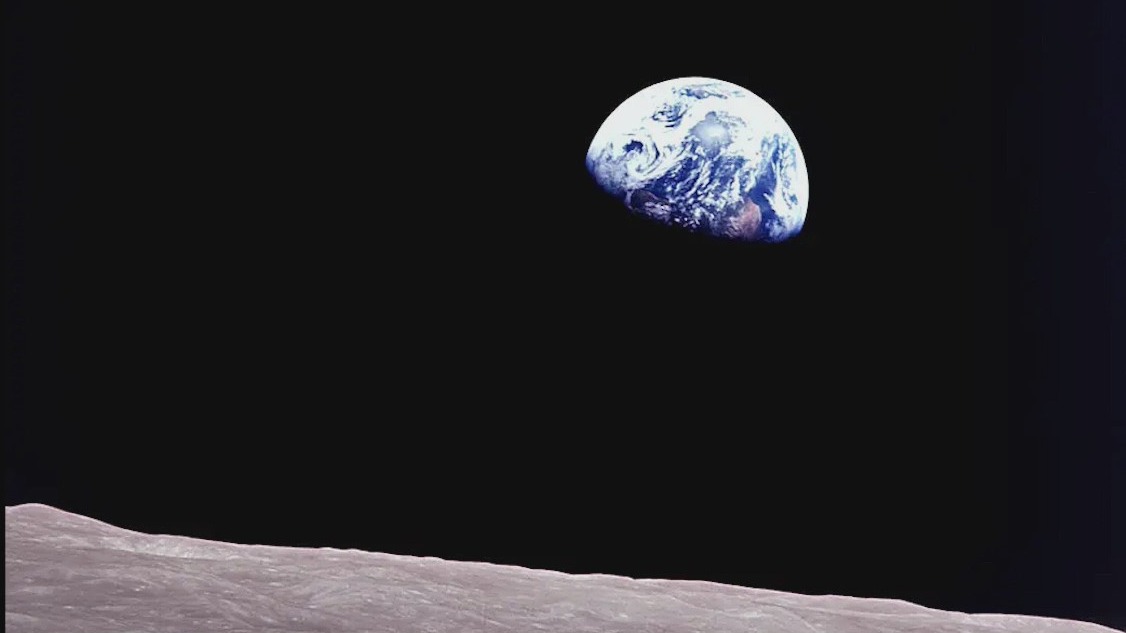 Former astronaut William Anders, who took iconic Earthrise photo, has died in Washington plane ...