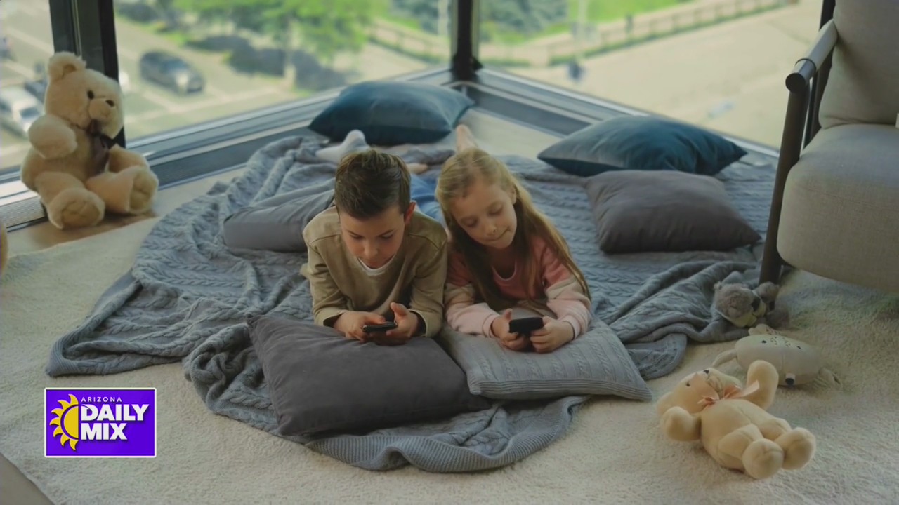 What’s the link between screen time and mental wellbeing for kids ...