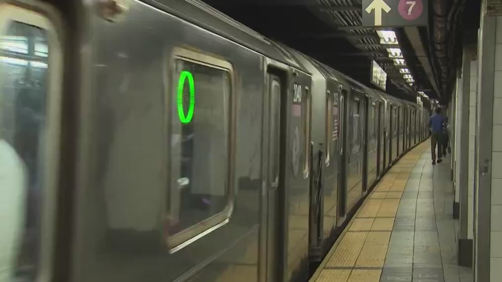 NYC teams and trains face off in Subway Series – PIX11