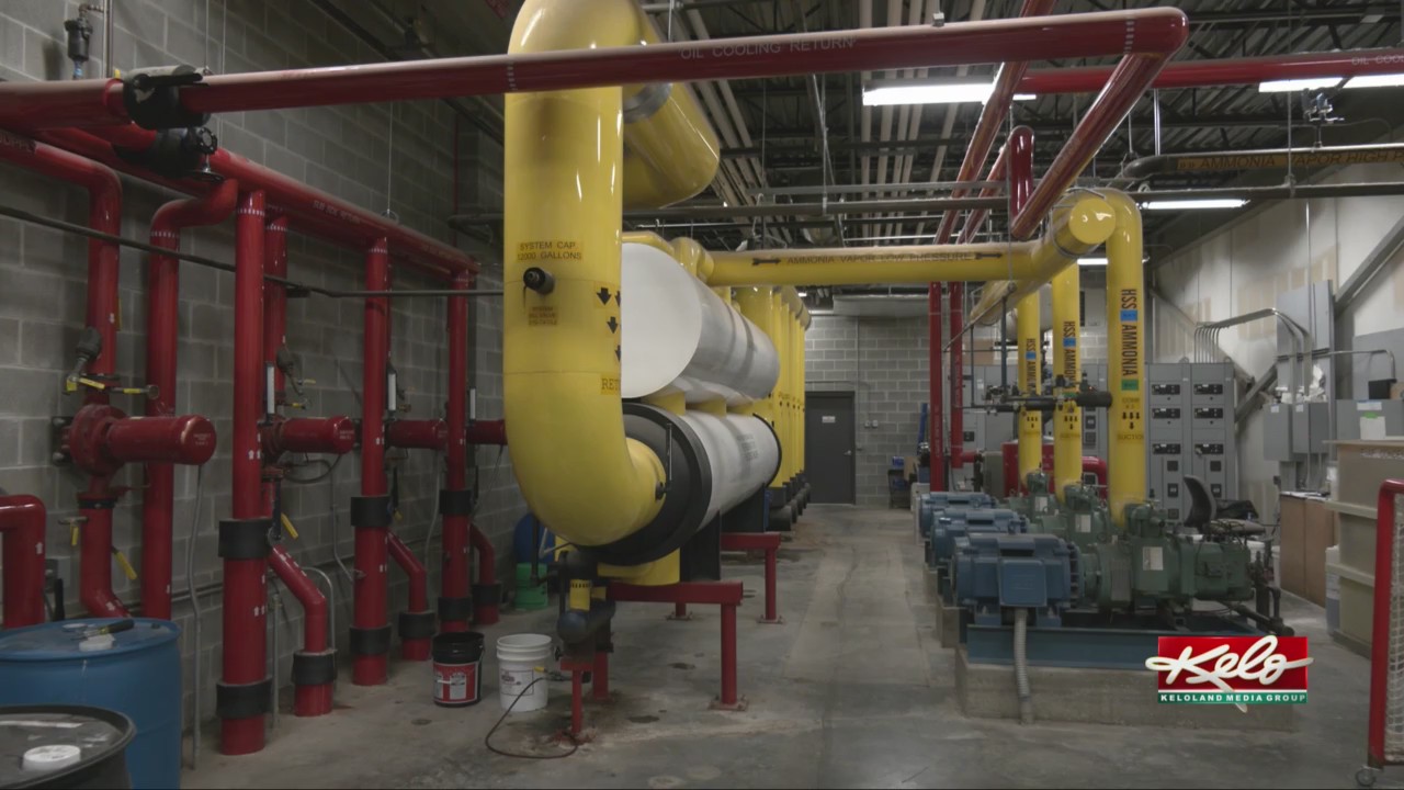 The ice is back at the Scheels IcePlex – KELOLAND.com