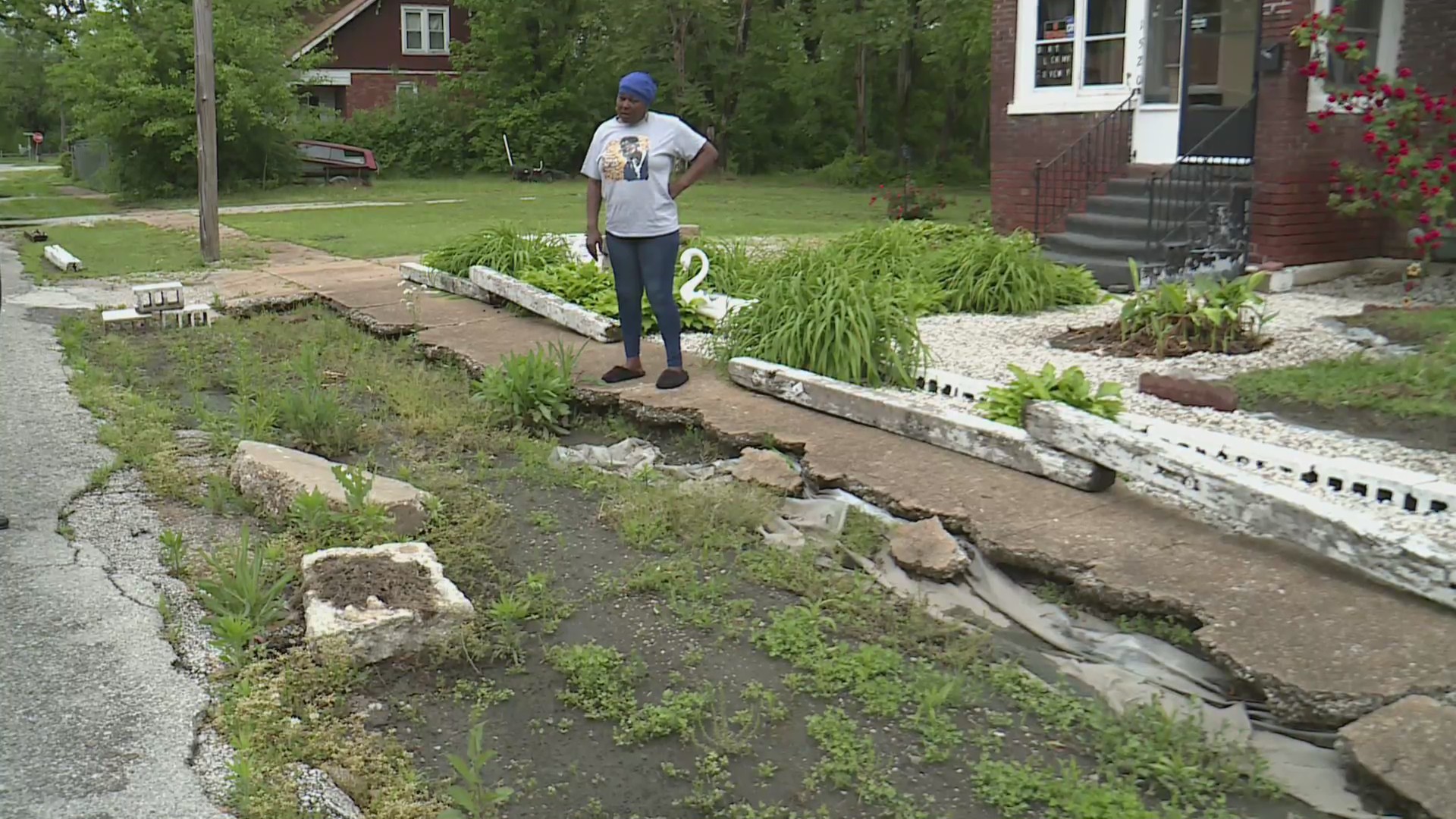 Crumbling sidewalk in Washington Park pose danger to residents – FOX 2