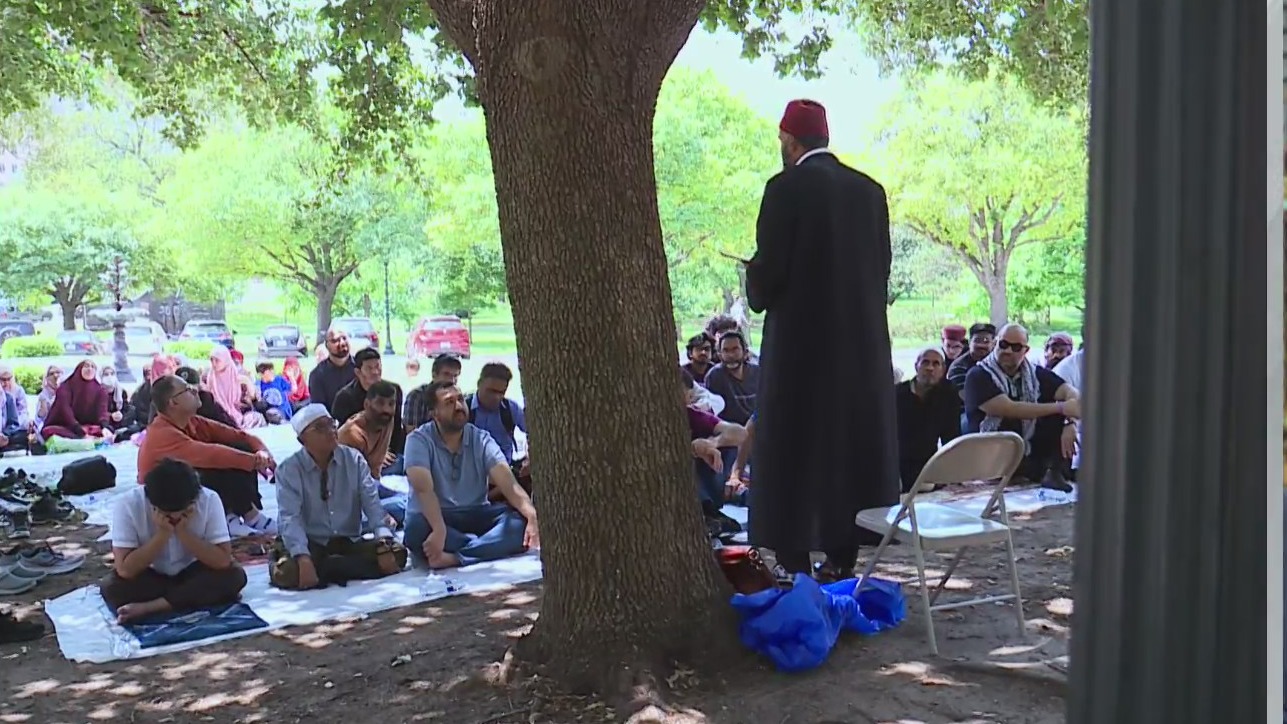 Community gathers to celebrate Austin’s Muslim community at Capitol as ...