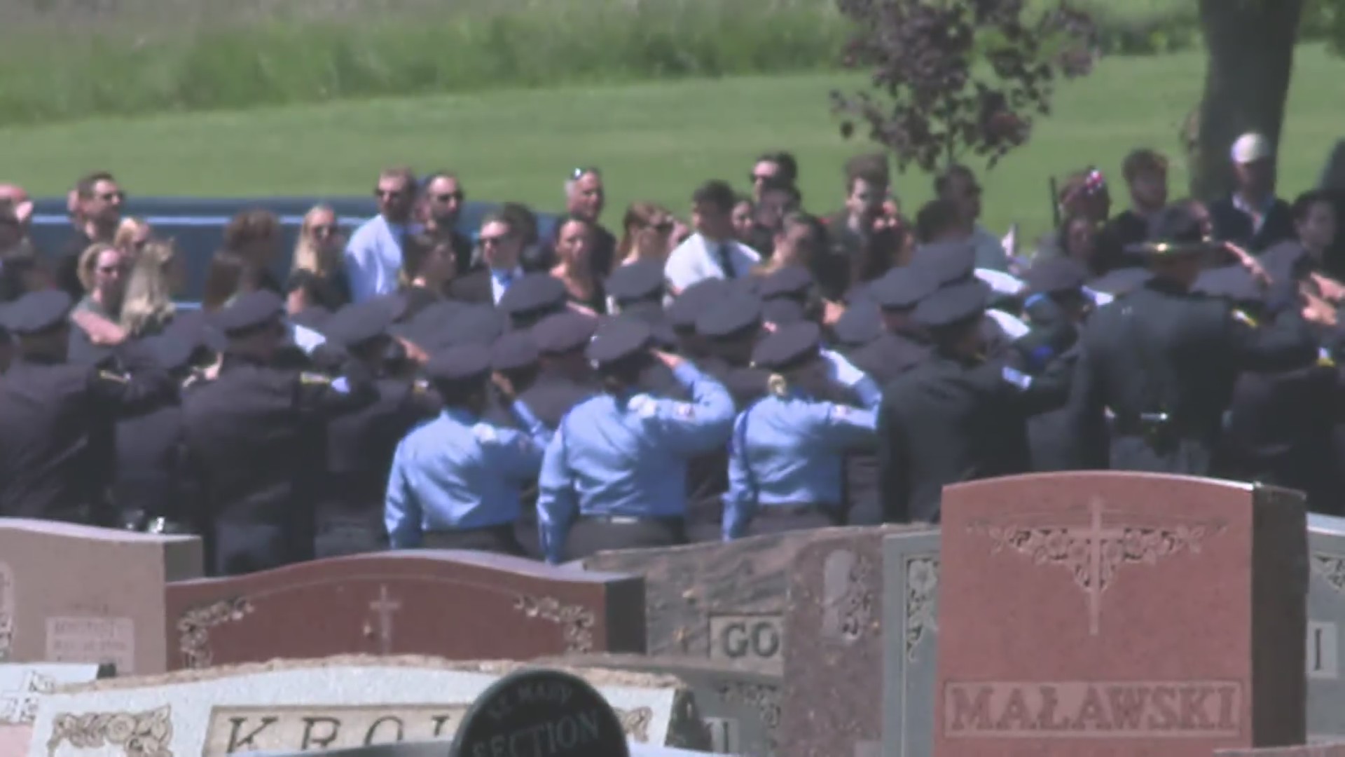 Officer Derbin salute at graveside services – Fox 8 Cleveland WJW