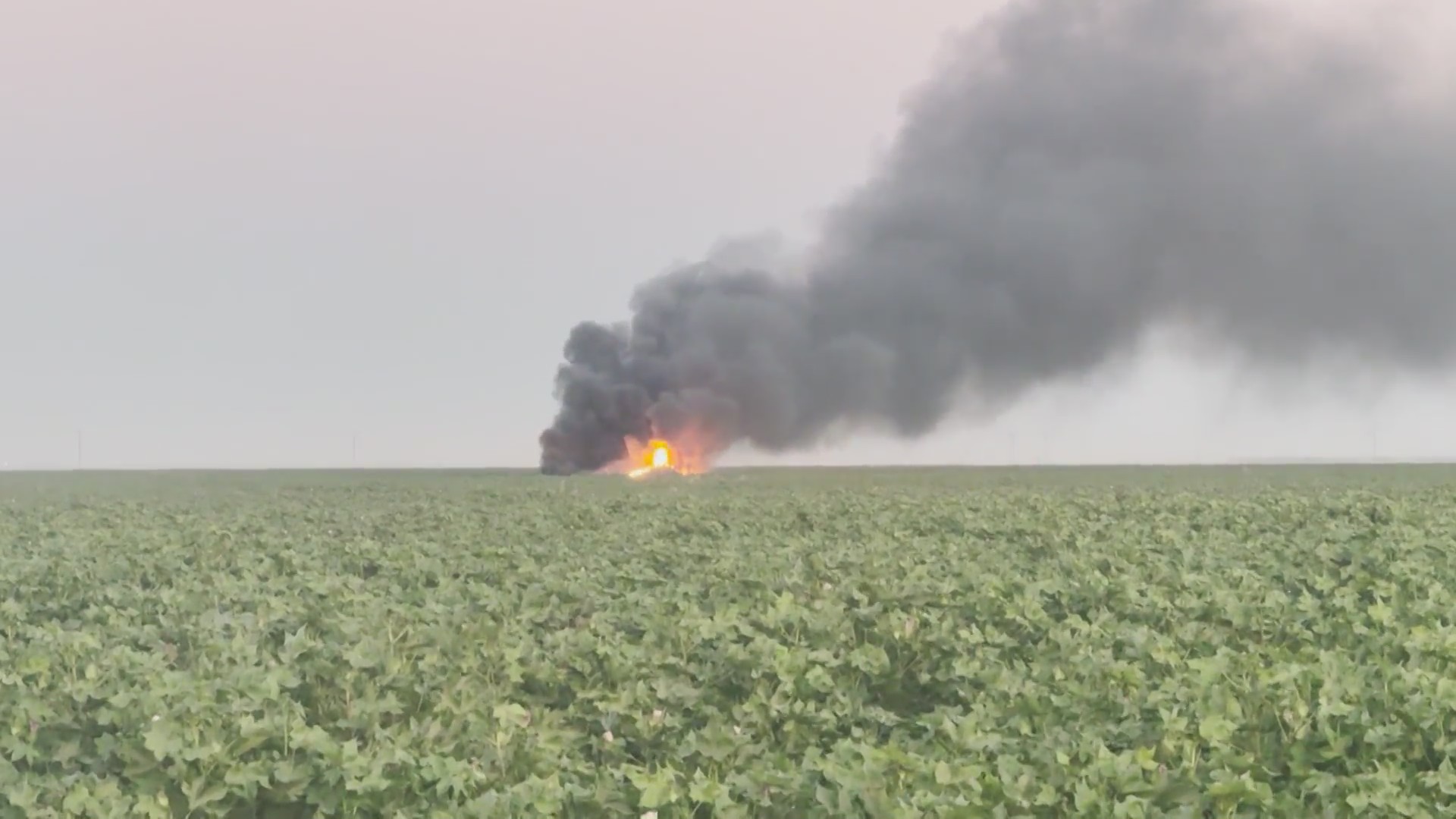 US Navy jet crashes in Fresno County, pilot safe – WGN Radio 720 ...