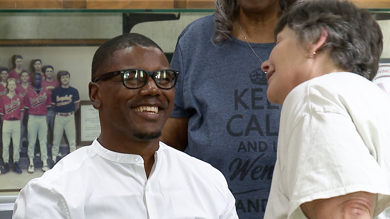 Local NFL assistant coach brings inspiring story back home – WKBN.com