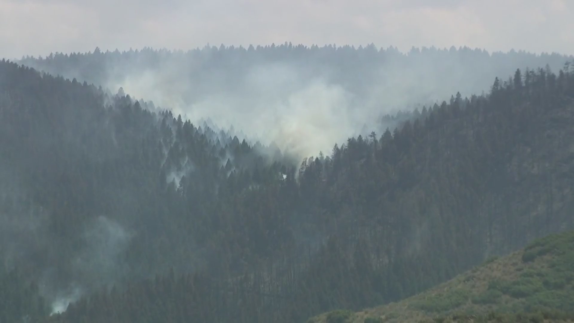Quarry Fire: Neighbors observe as firefighters battle flames – FOX31 Denver