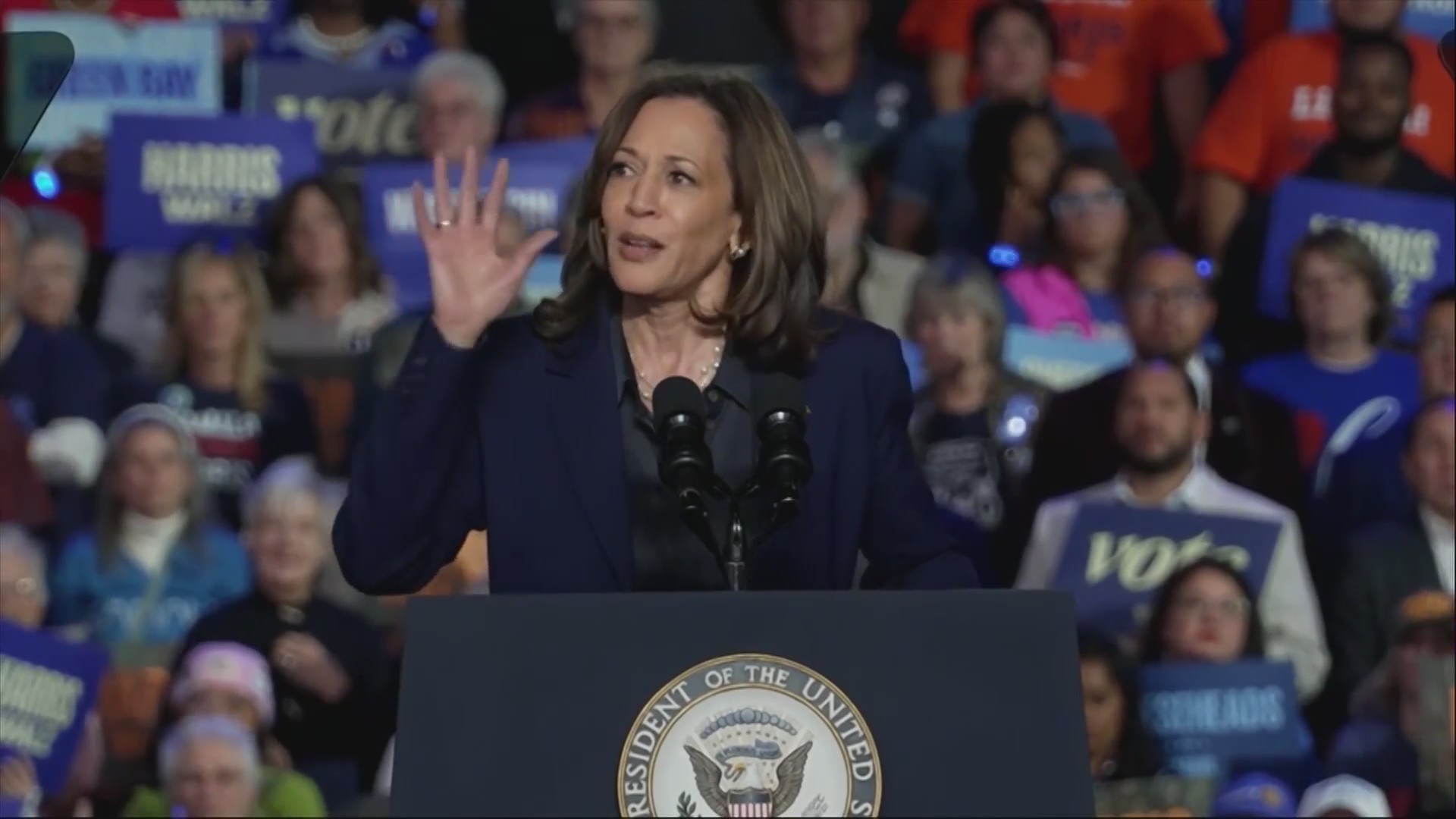 WGN’s Jackie Bange reports from Florida on former President Donald ...