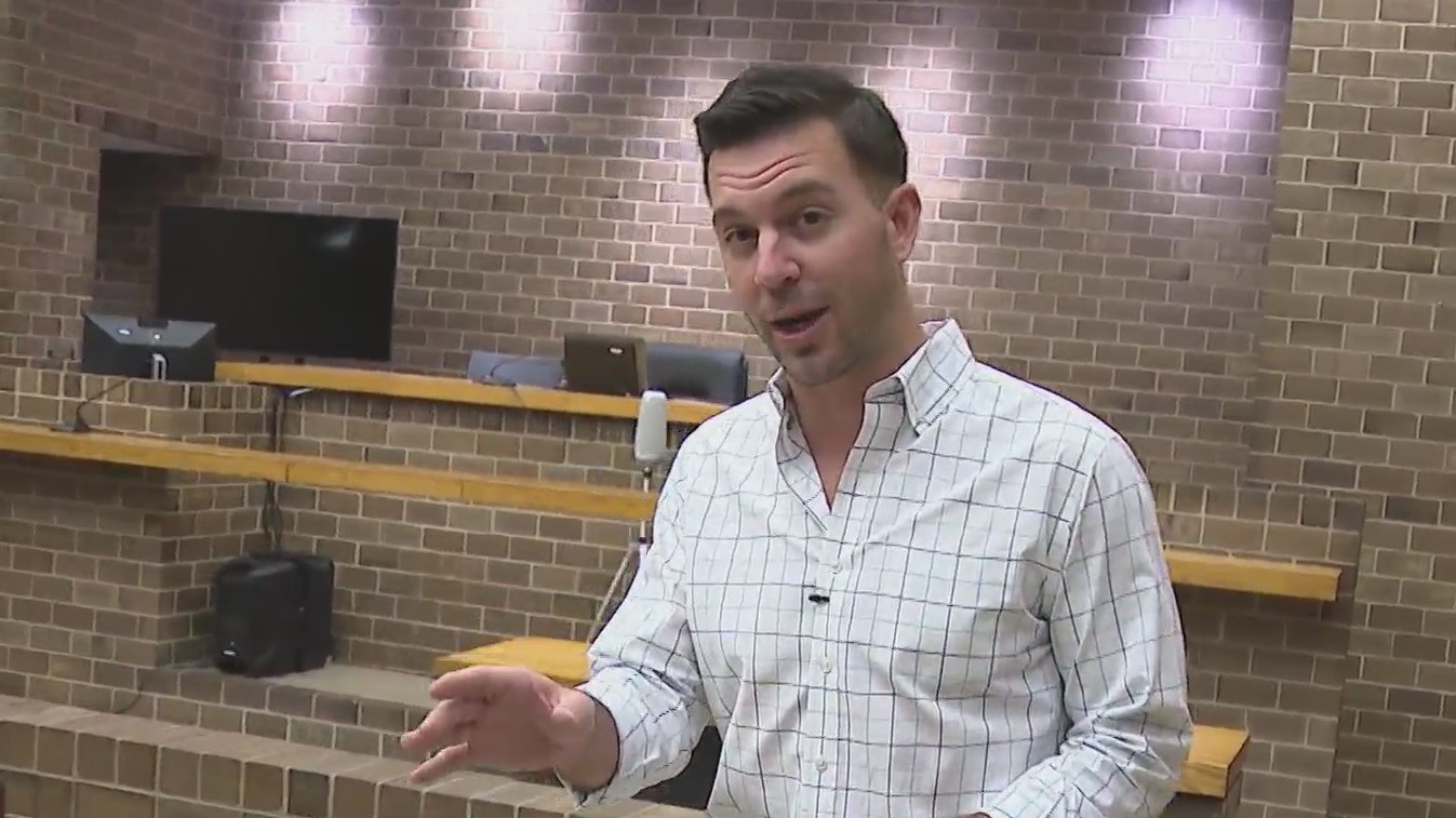 Chicago prepares courtroom in case of mass arrests during DNC ...