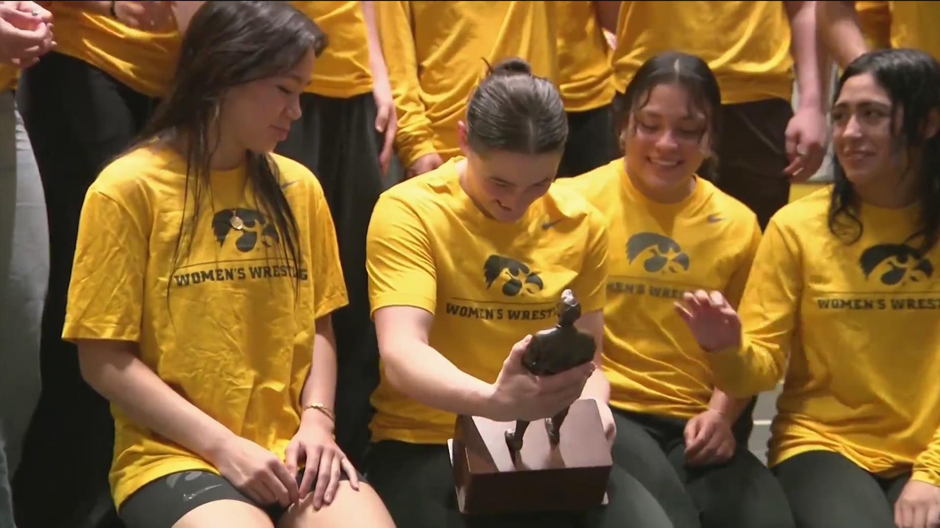 Hawkeye wins Jackie Robinson Award, makes history – who13.com