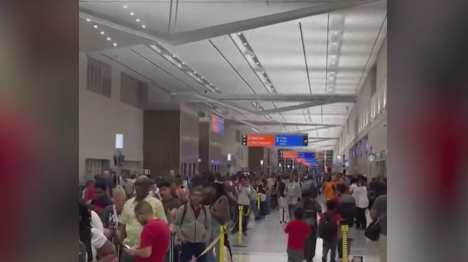 FAA issues ground stop for some US airlines after IT outage | Morning ...