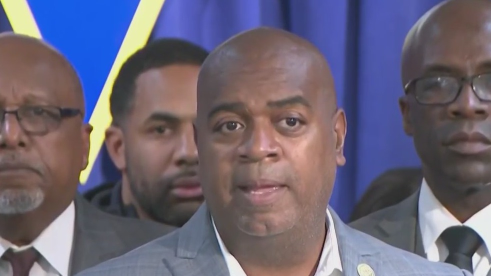 NJ mayor released from ICE custody after arrest at detention center ...