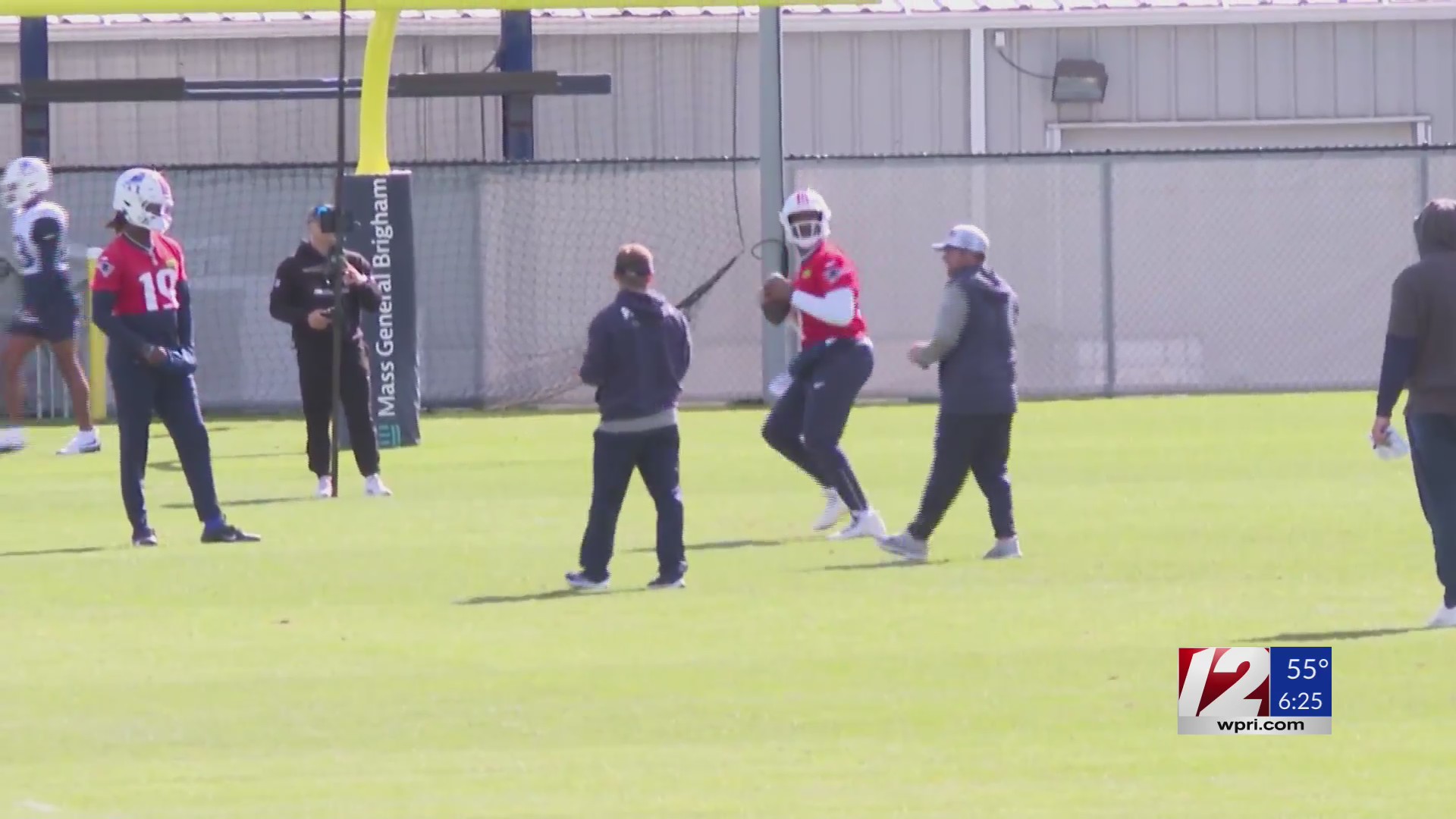 First test as a starter for Patriots rookie QB Drake Maye is difficult ...