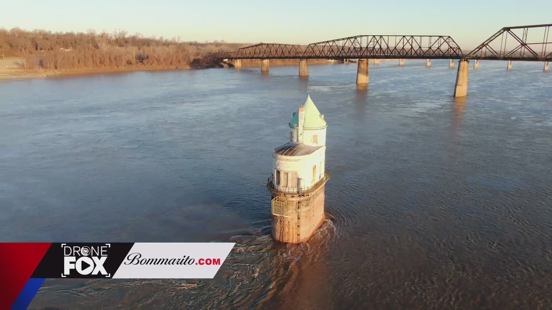 DroneFOX: Mississippi River water intake towers – FOX 2