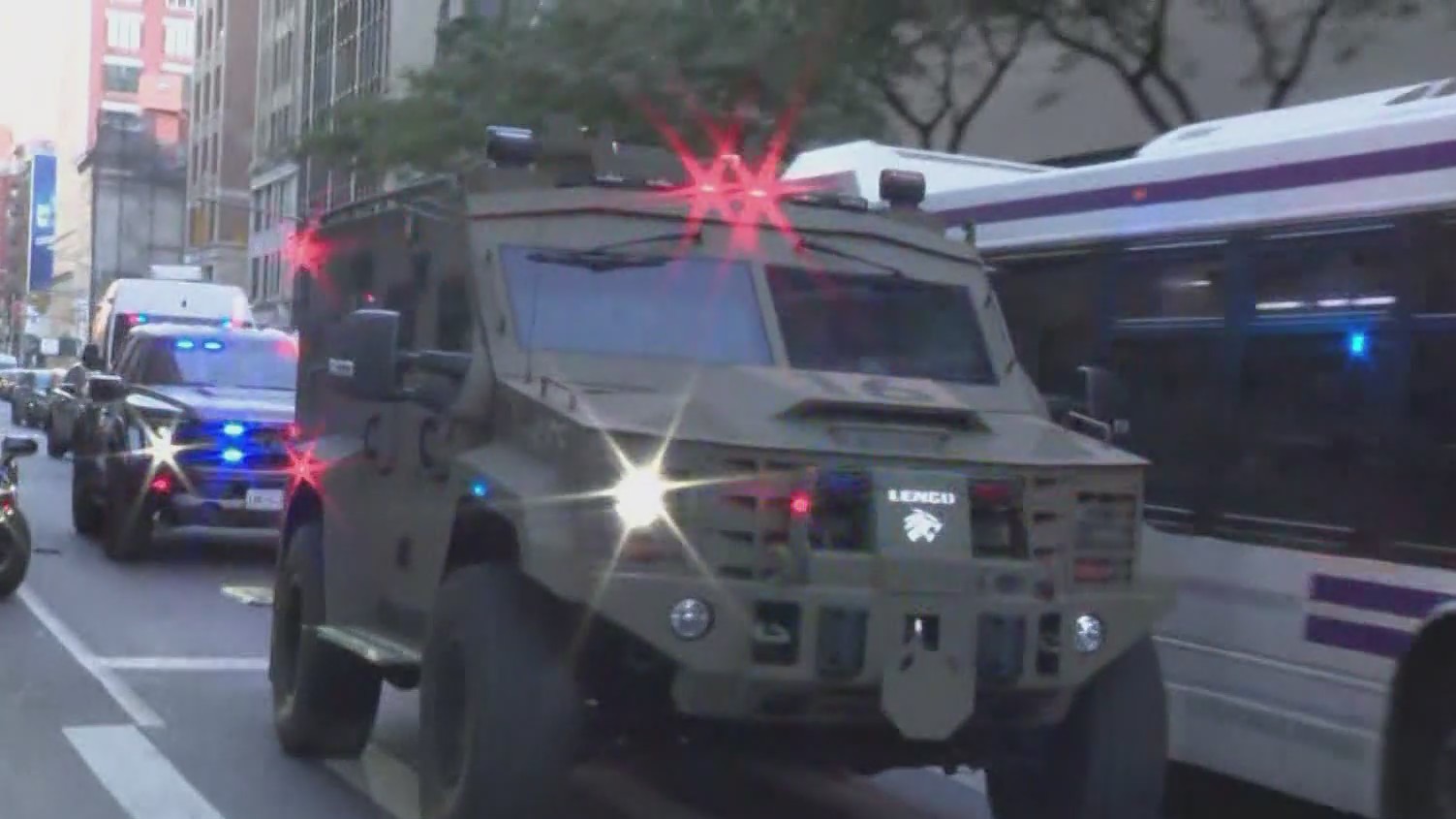 NYPD reacts after ICE raid in Lower Manhattan – PIX11