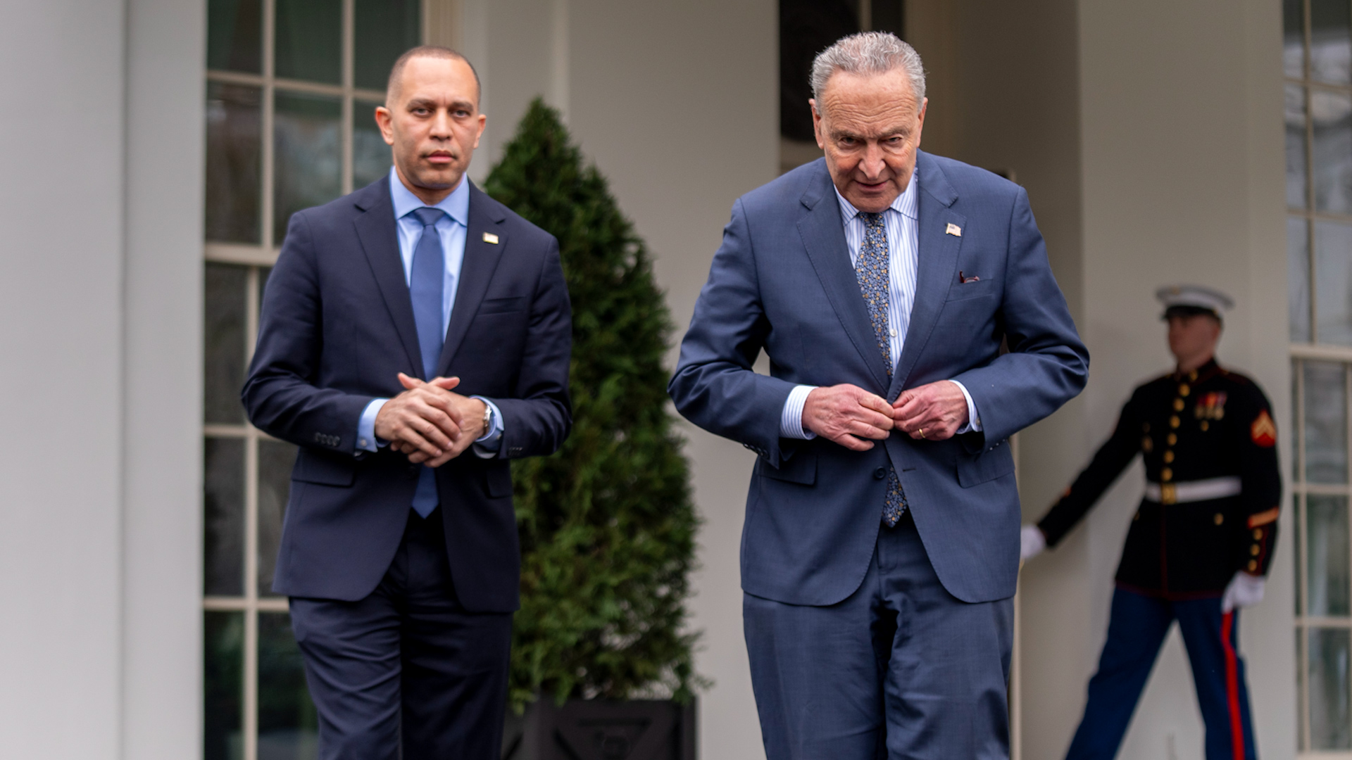 Sen. Chuck Schumer, Rep. Hakeem Jeffries endorse Kamala Harris for ...