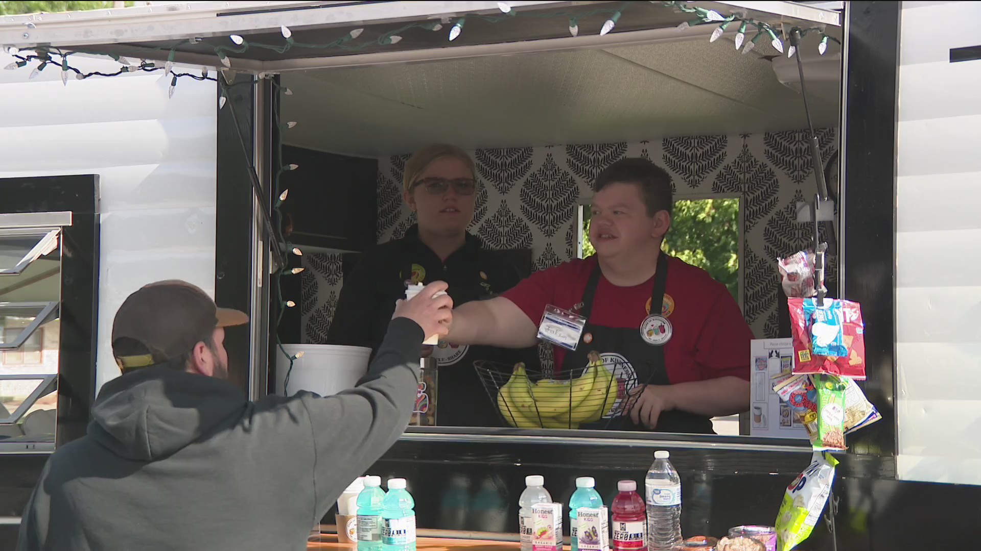 Cups of Kindess on the roll this weekend – who13.com