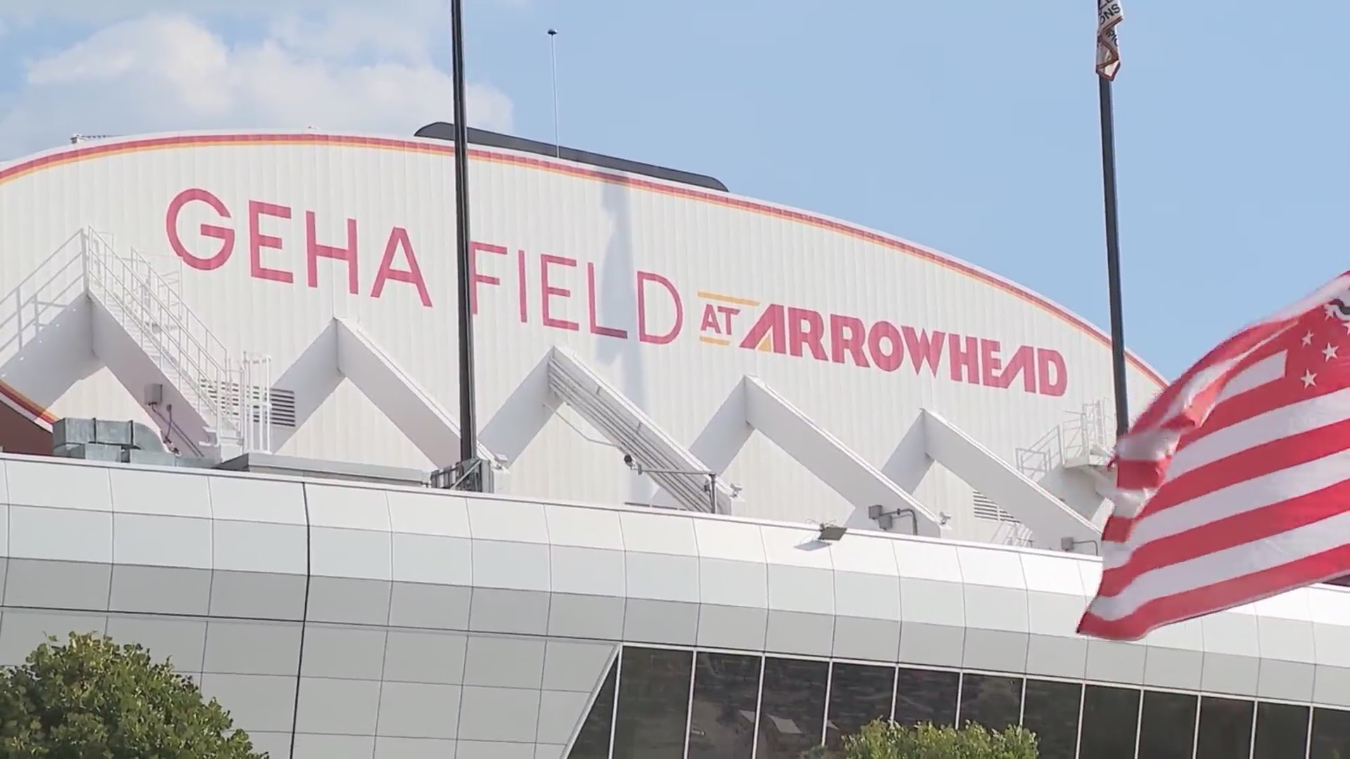 DraftKings broadcasts from Arrowhead ahead of Mo. sports betting vote ...