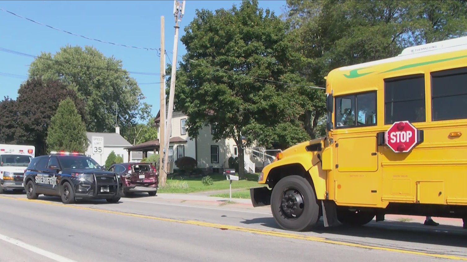 Rush-Henrietta school bus crashes on E. Henrietta Rd. – RochesterFirst