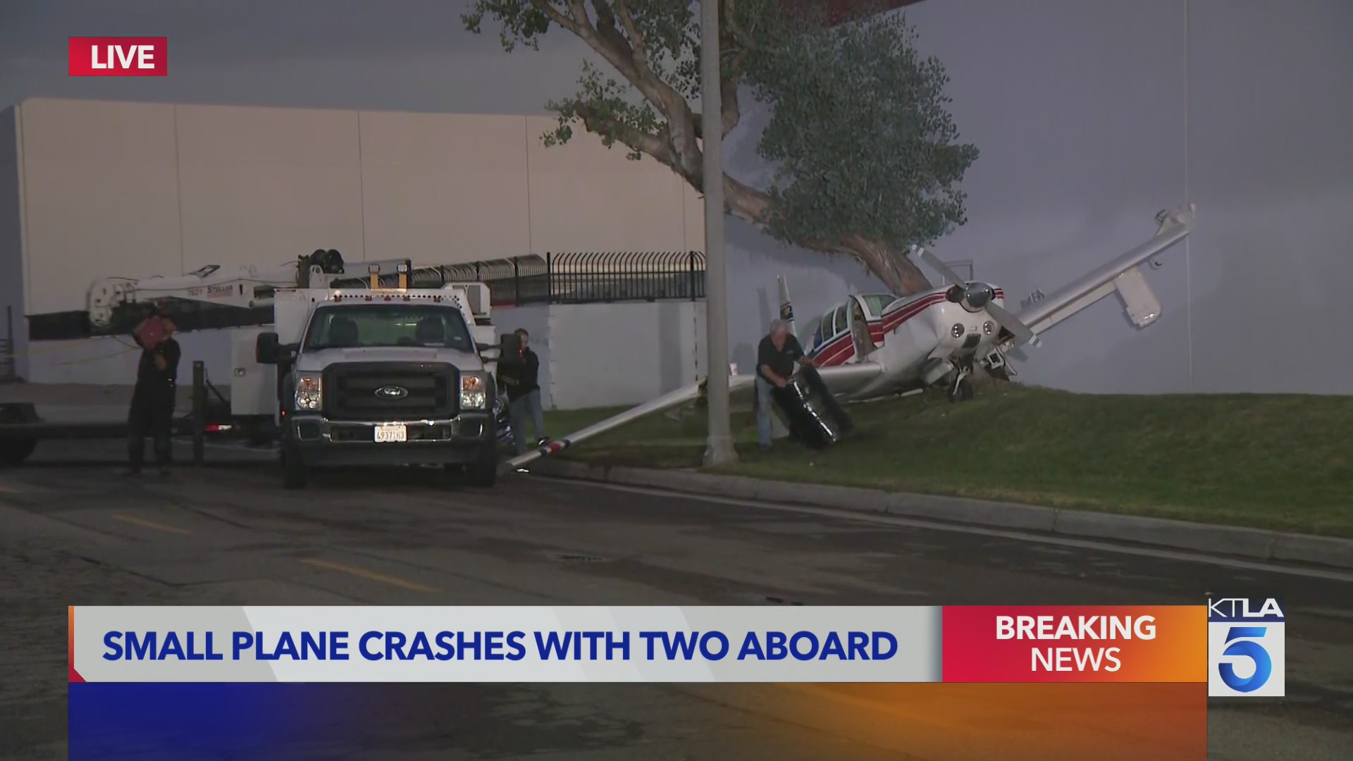Plane hits tree after making emergency landing near Fullerton airport ...