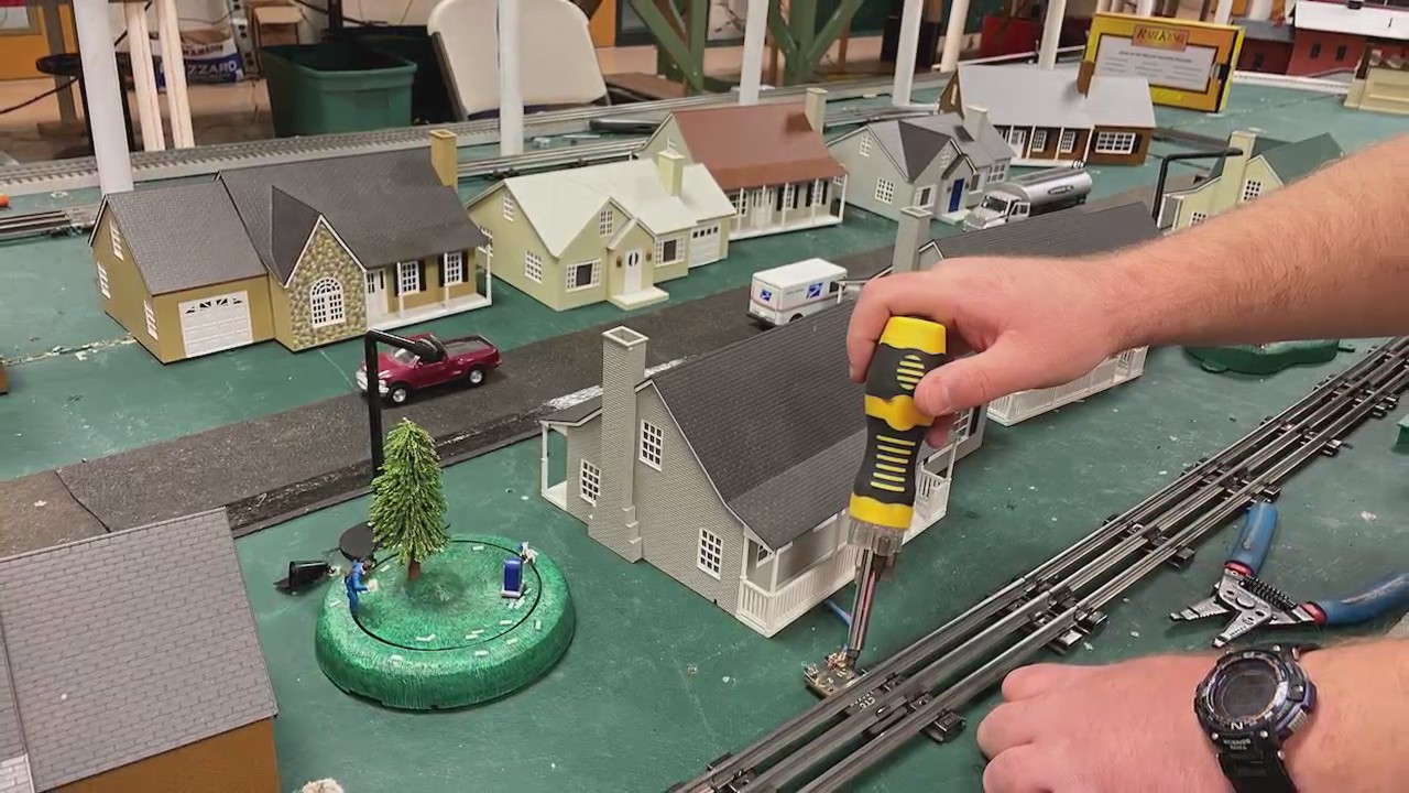 Elizabethtown Library Holiday Trains – ABC27