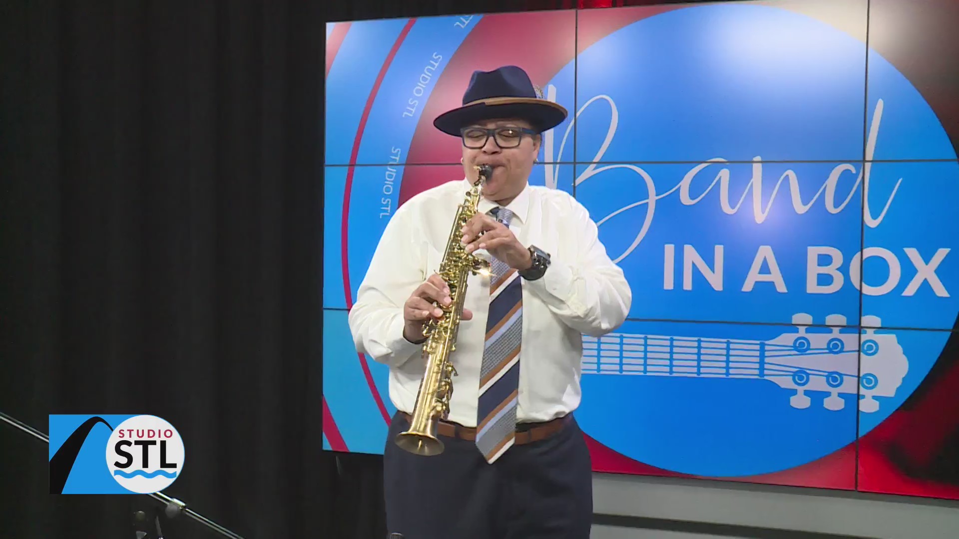WATCH: St. Louis’ in-demand artist, Rhoda G performs! – FOX 2