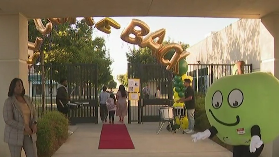 Hundreds of students head back to John Still K-8 School – FOX40 News