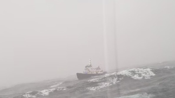 5 rescued by Coast Guard after tugboat loses steering off Washington ...