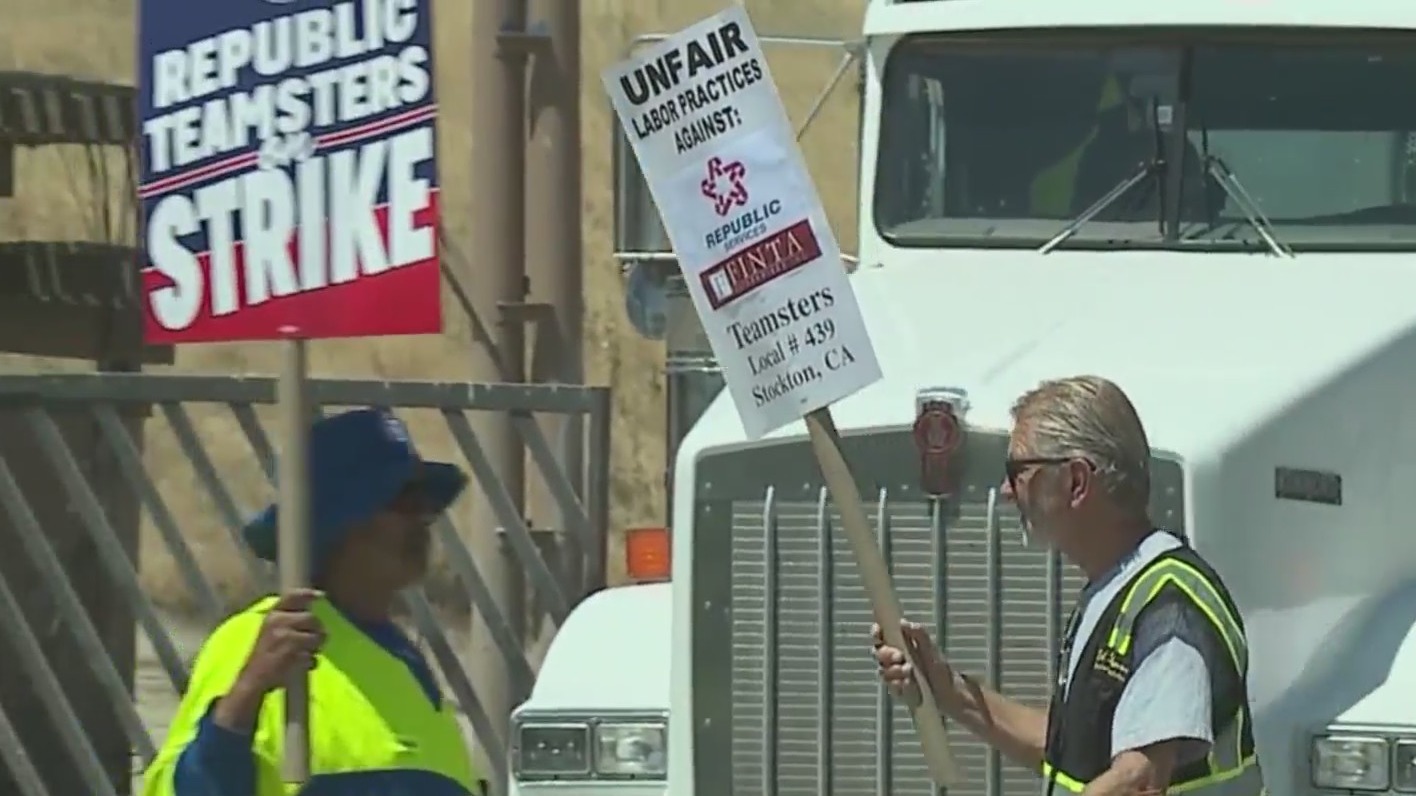 Sanitation workers strike in Stockton, trash pick-ups impacted – FOX40 News