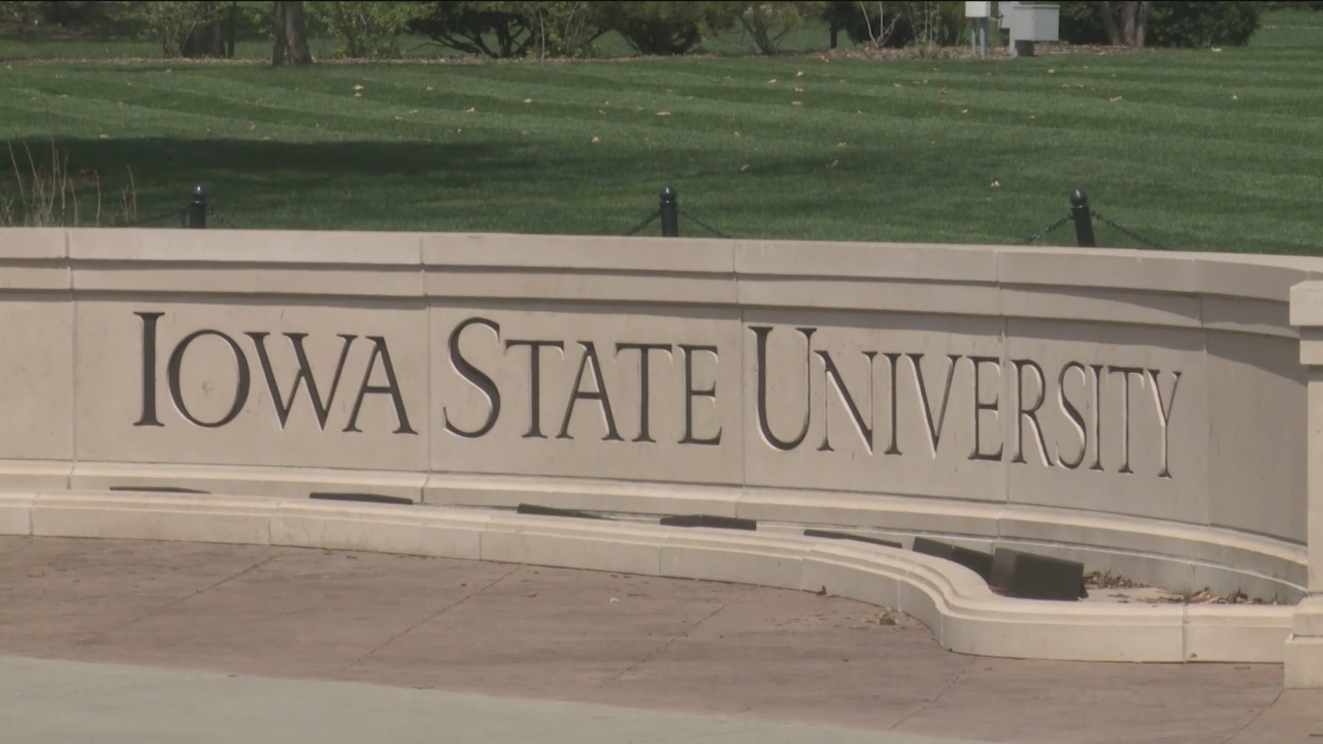 ISU students react to proposed tuition price hike – who13.com