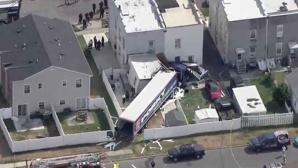 Tractor Trailer Crashes Into New Jersey Home Officials Pix11