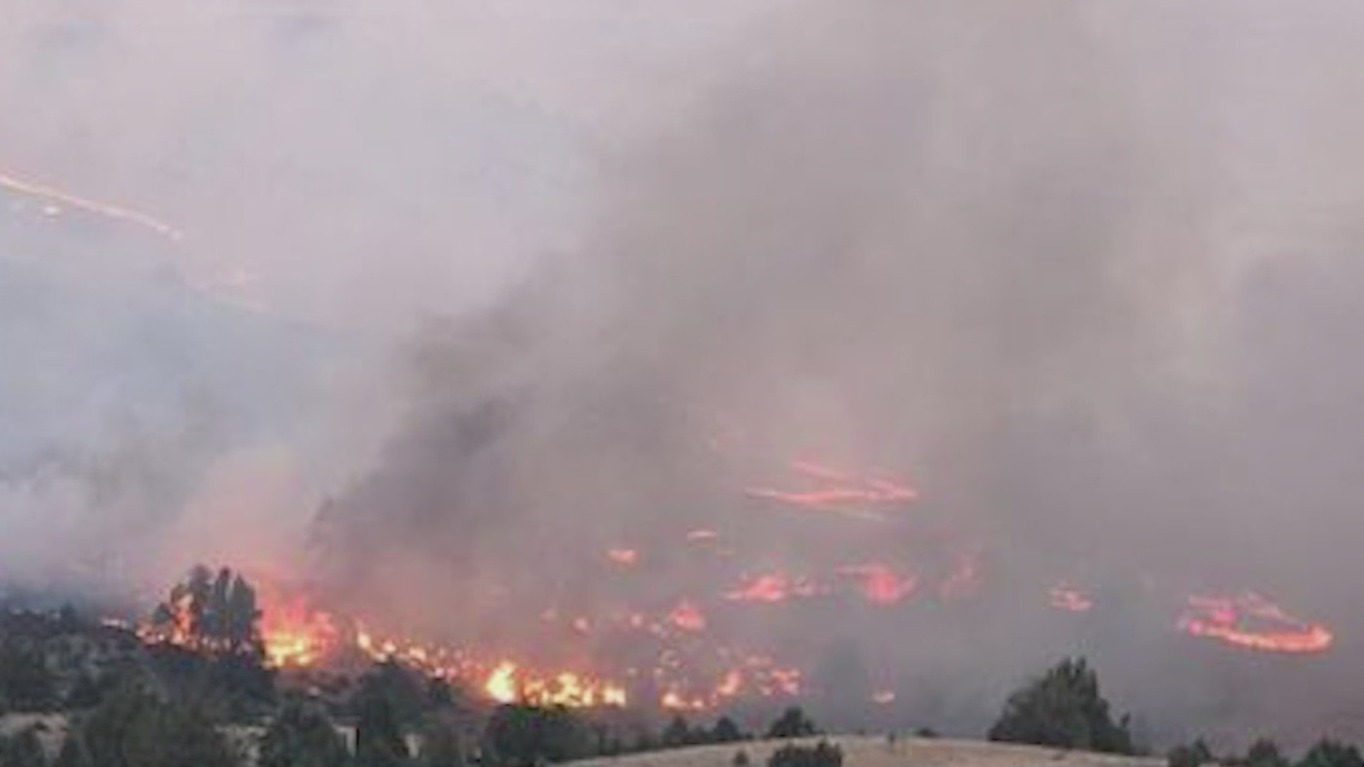 City of Antelope downgrades evacuation levels for ongoing Bennett Fire ...