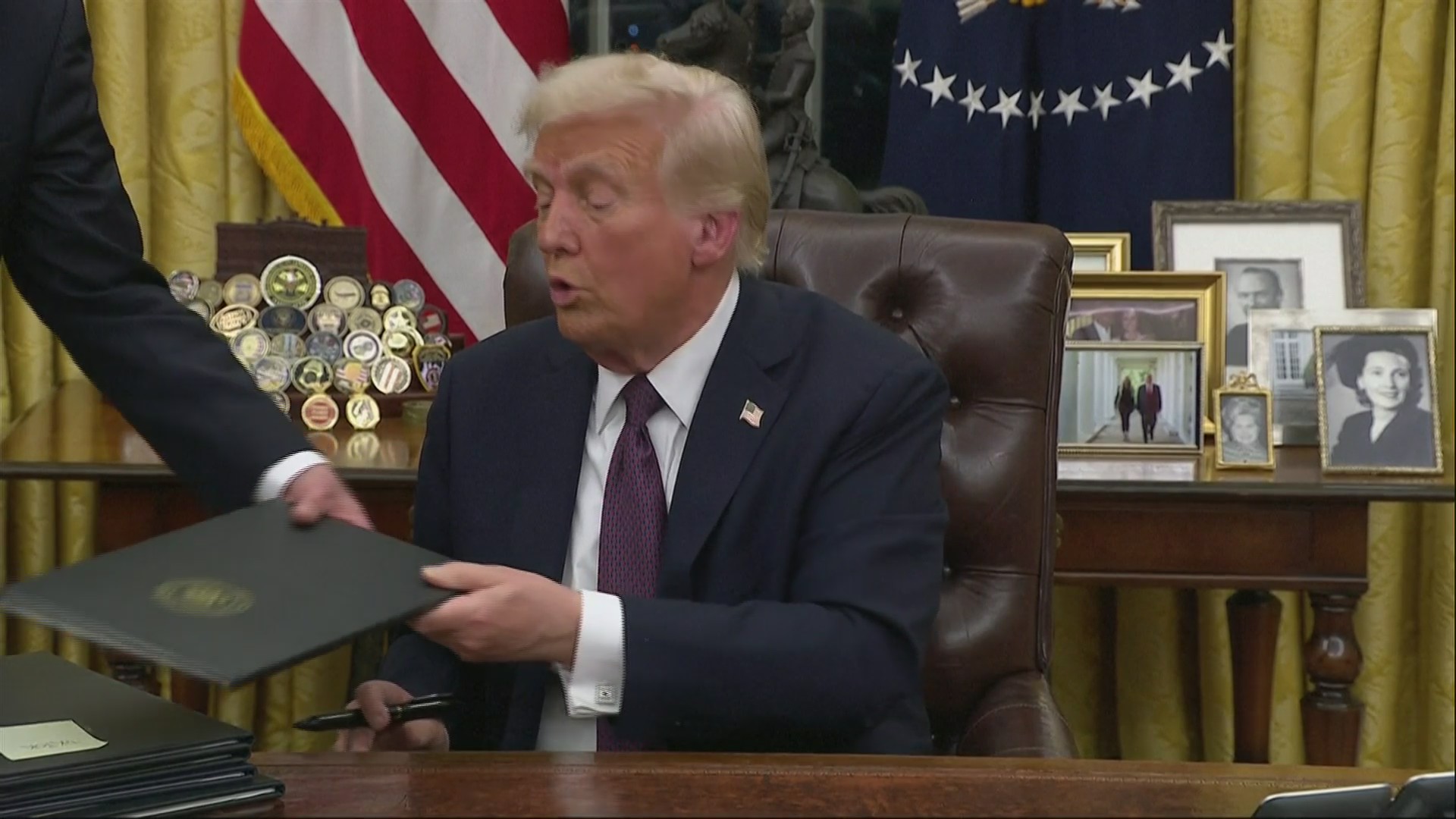 Pres. Trump discusses TikTok while signing executive order delaying ...