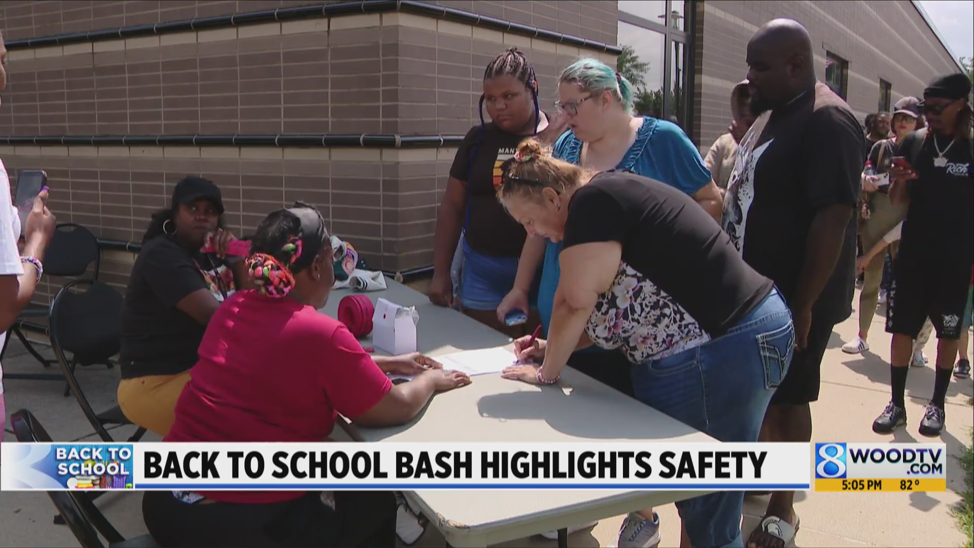 Back to school bash at Alger Middle School highlights safety – WOODTV.com