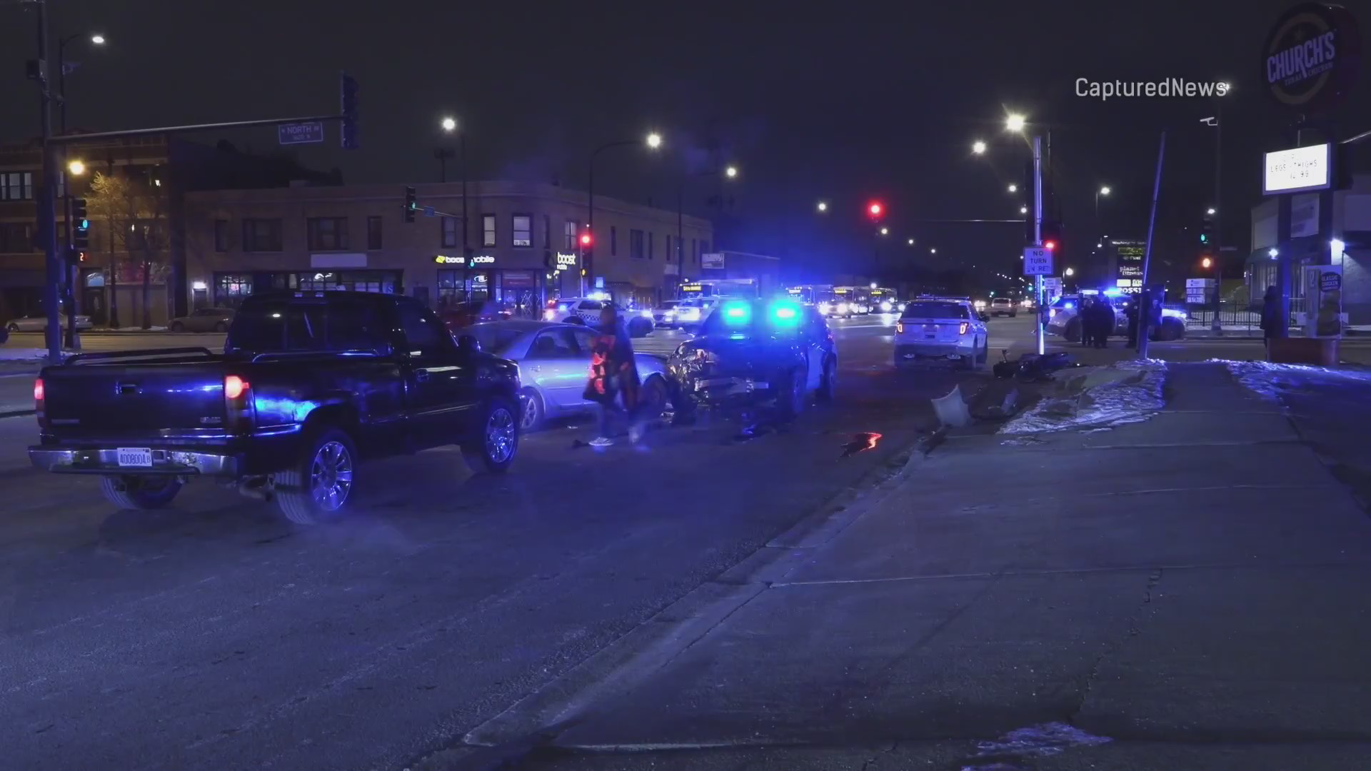 2 Chicago police vehicles caught up in 5-car crash on city’s West Side ...