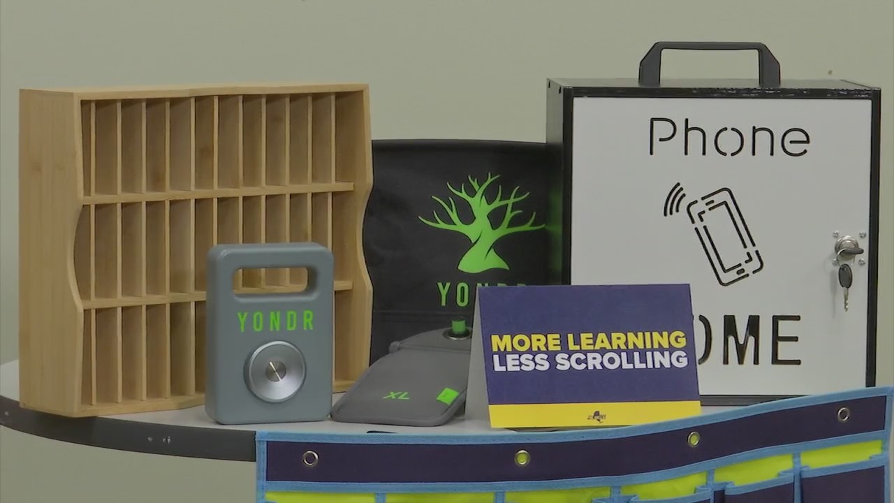 Local schools talk distraction free classrooms with Gov. Hochul ...