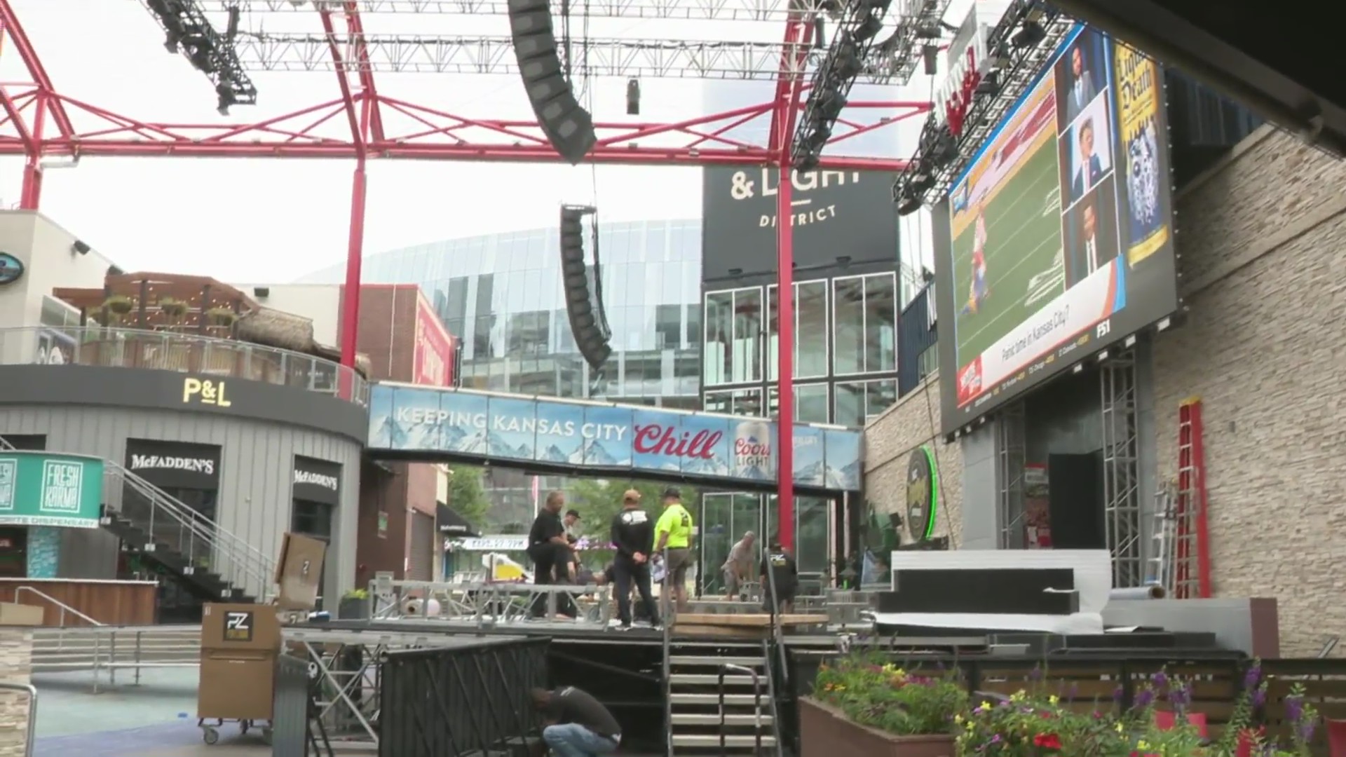 Set up underway for FOX NFL Sunday stage at KCP&L – FOX 4 Kansas City ...
