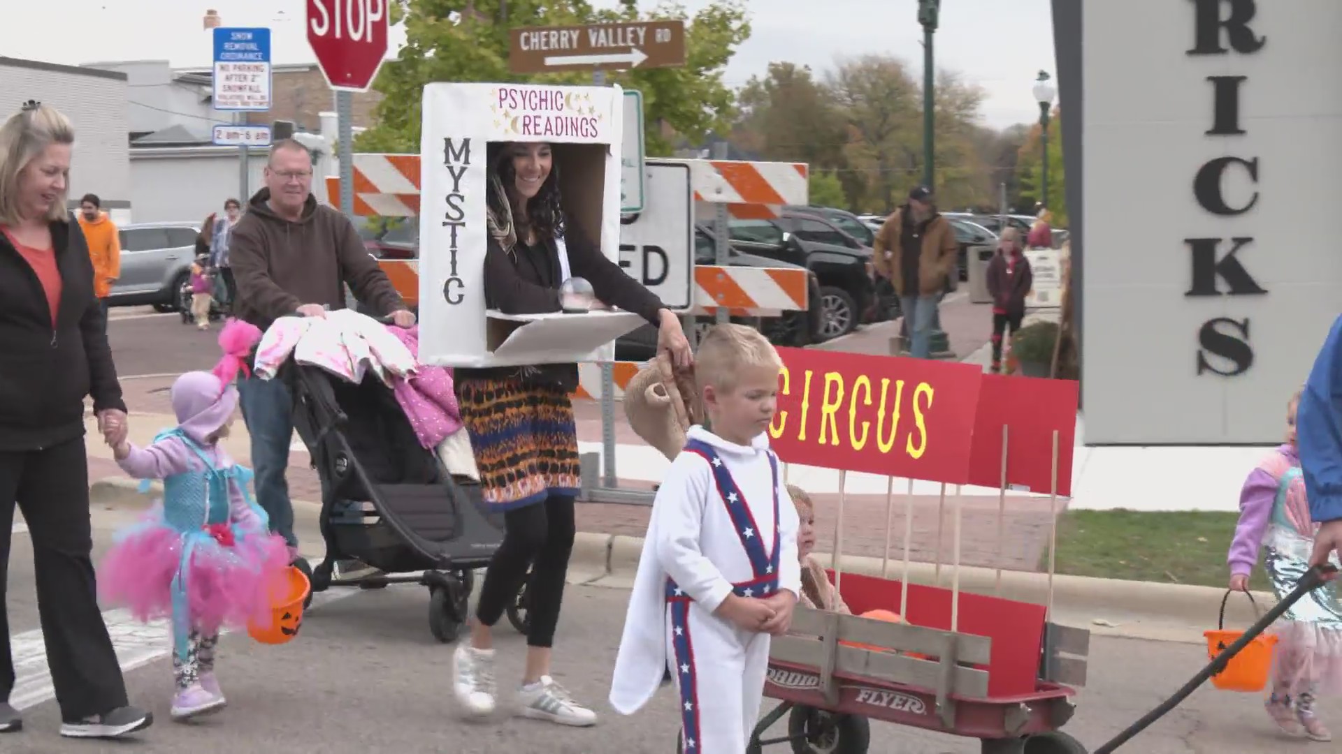 Costumes and candy galore at Cherry Valley’s annual Halloween parade ...