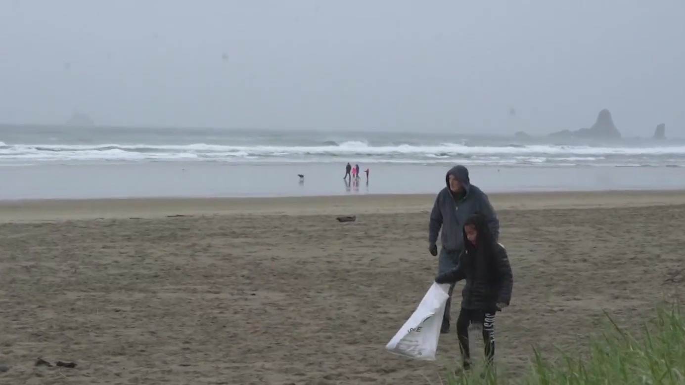 Clean Oregon at the SOLVE beach and riverside cleanup – KOIN.com